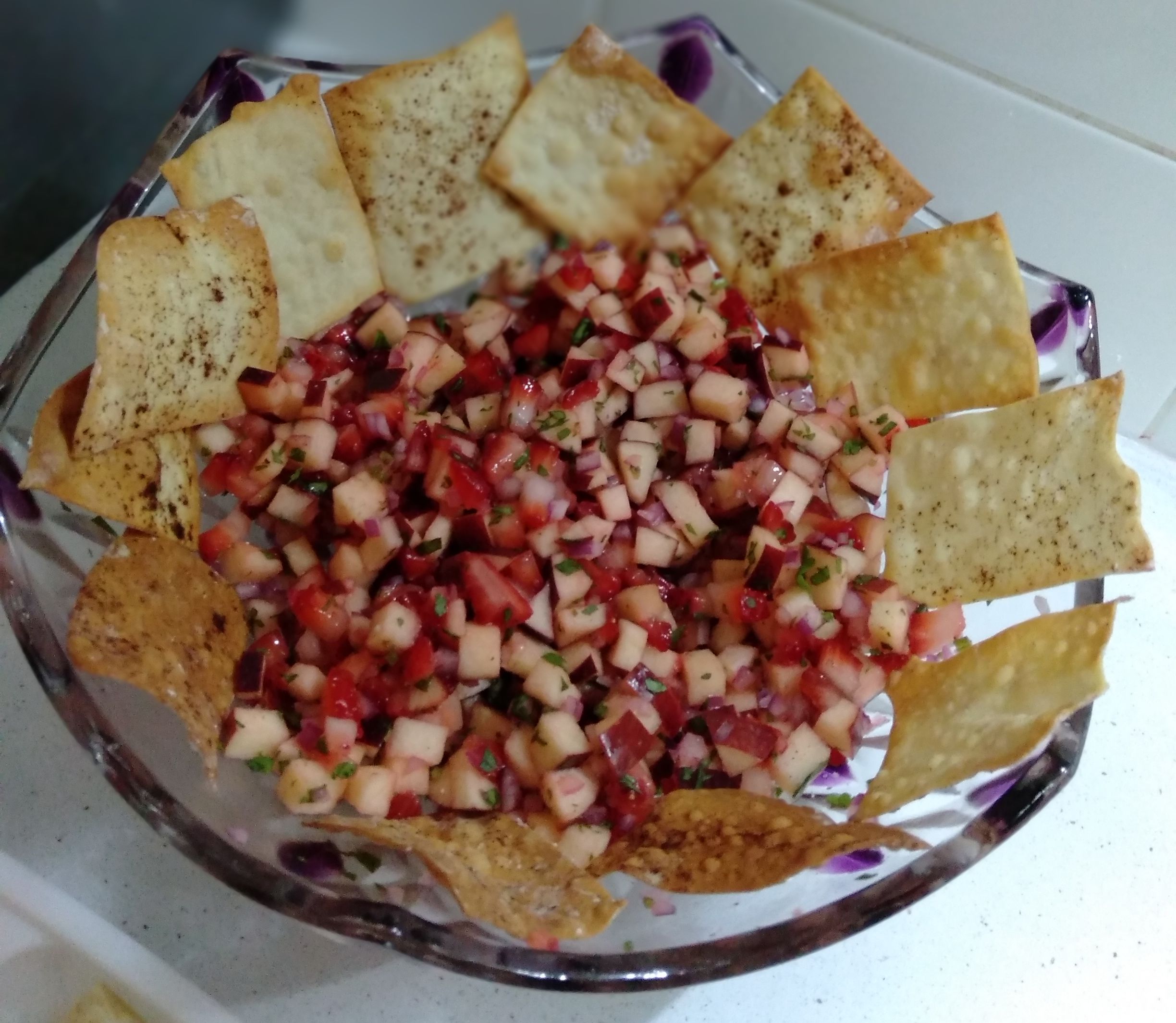 Fruit Salsa with Cinnamon Wonton Chips | bunch