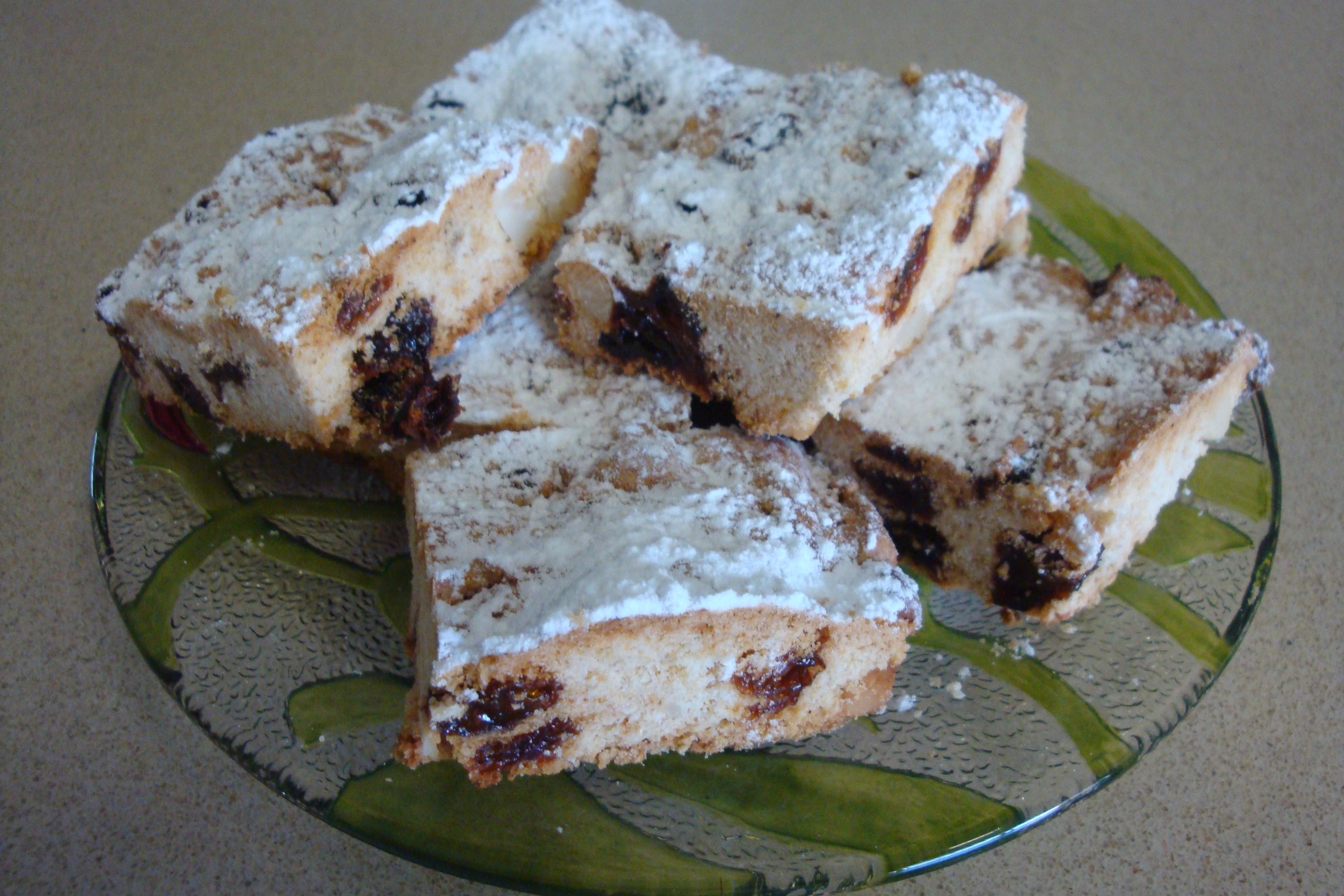 Lemon Infused Raisin & Macadamia Biscuit Slice | bunch