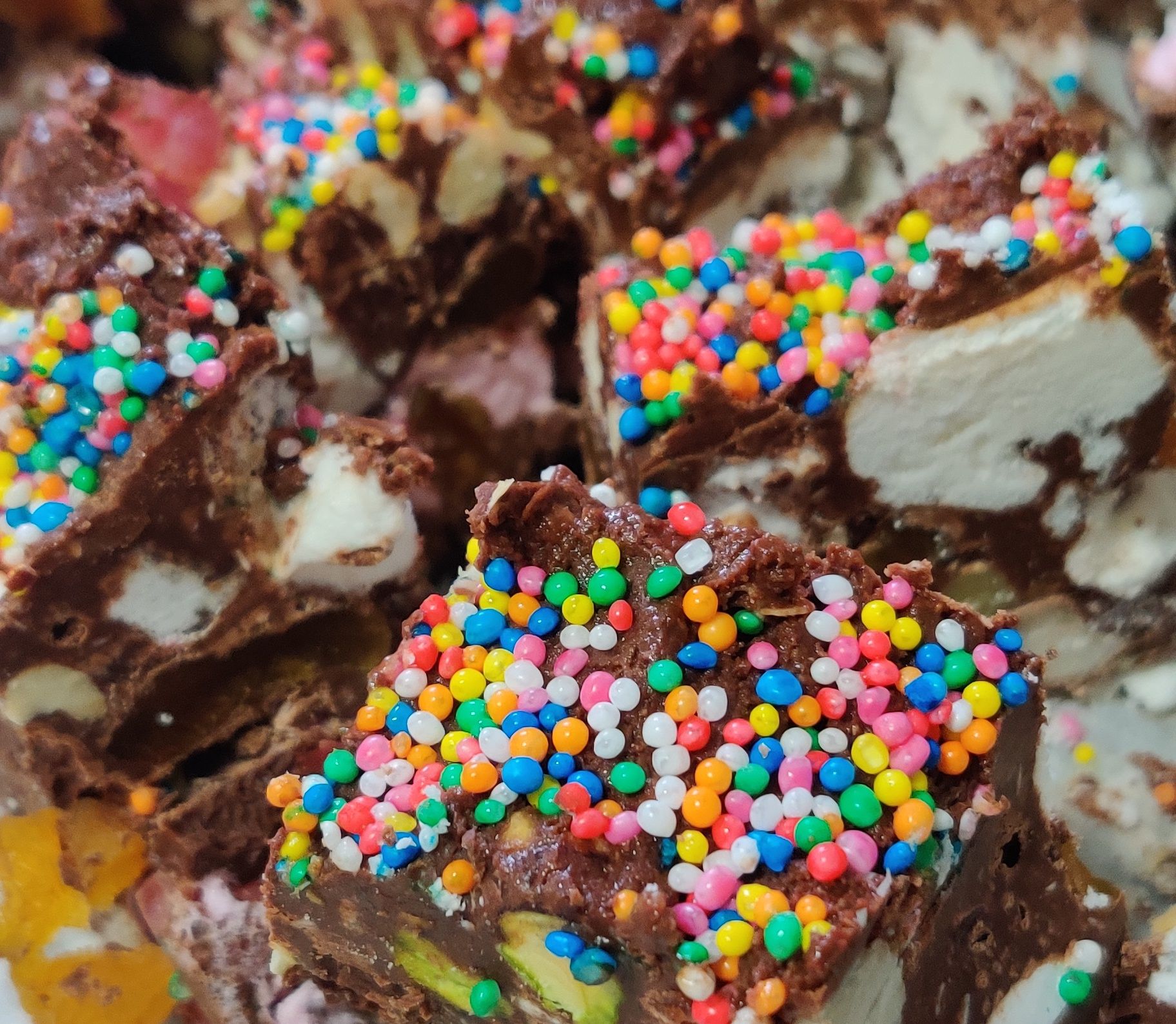 Rocky road (using Mini meringues sample) | bunch