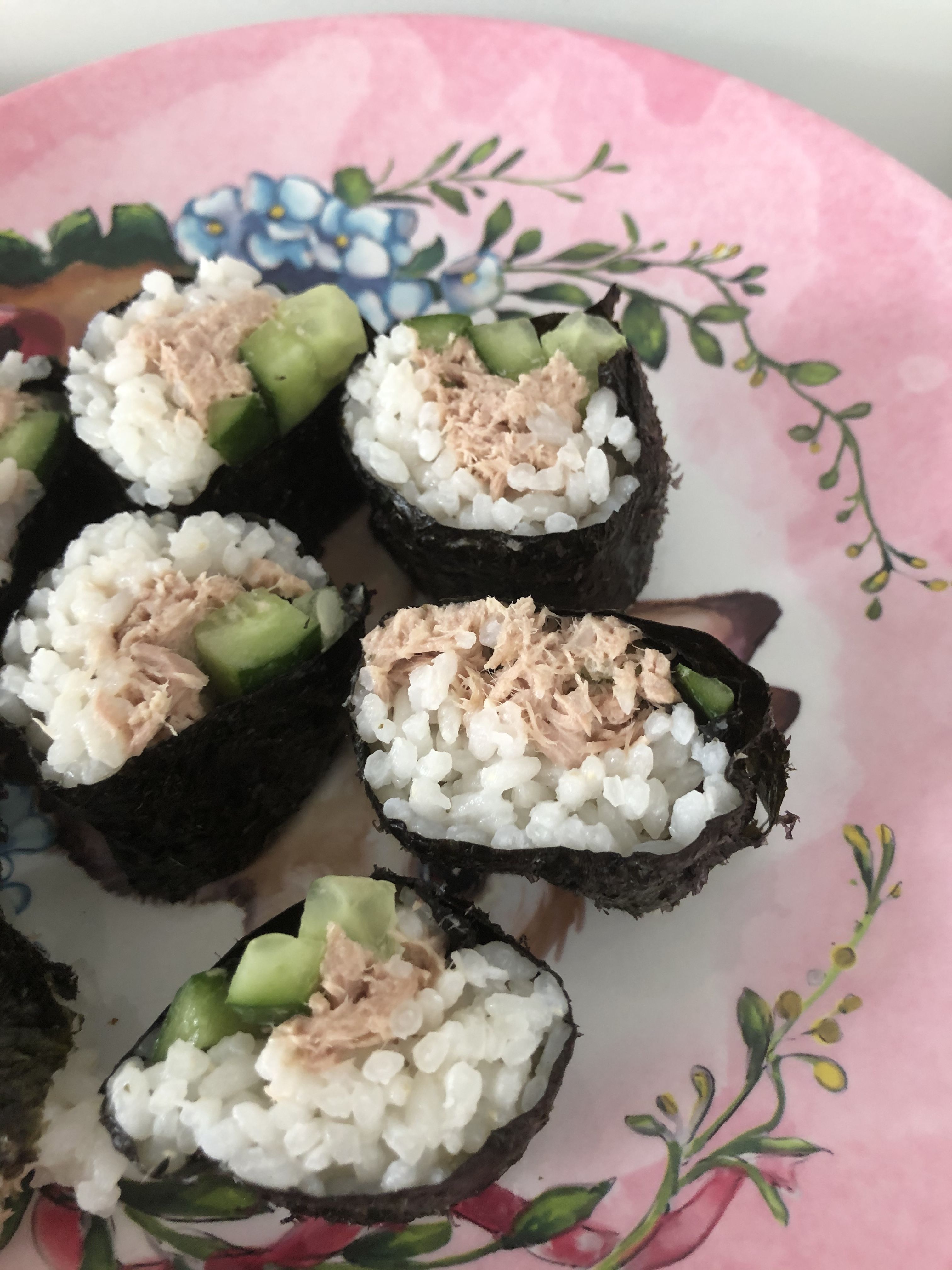 Tuna, Avo and Cucumber Sushi | bunch
