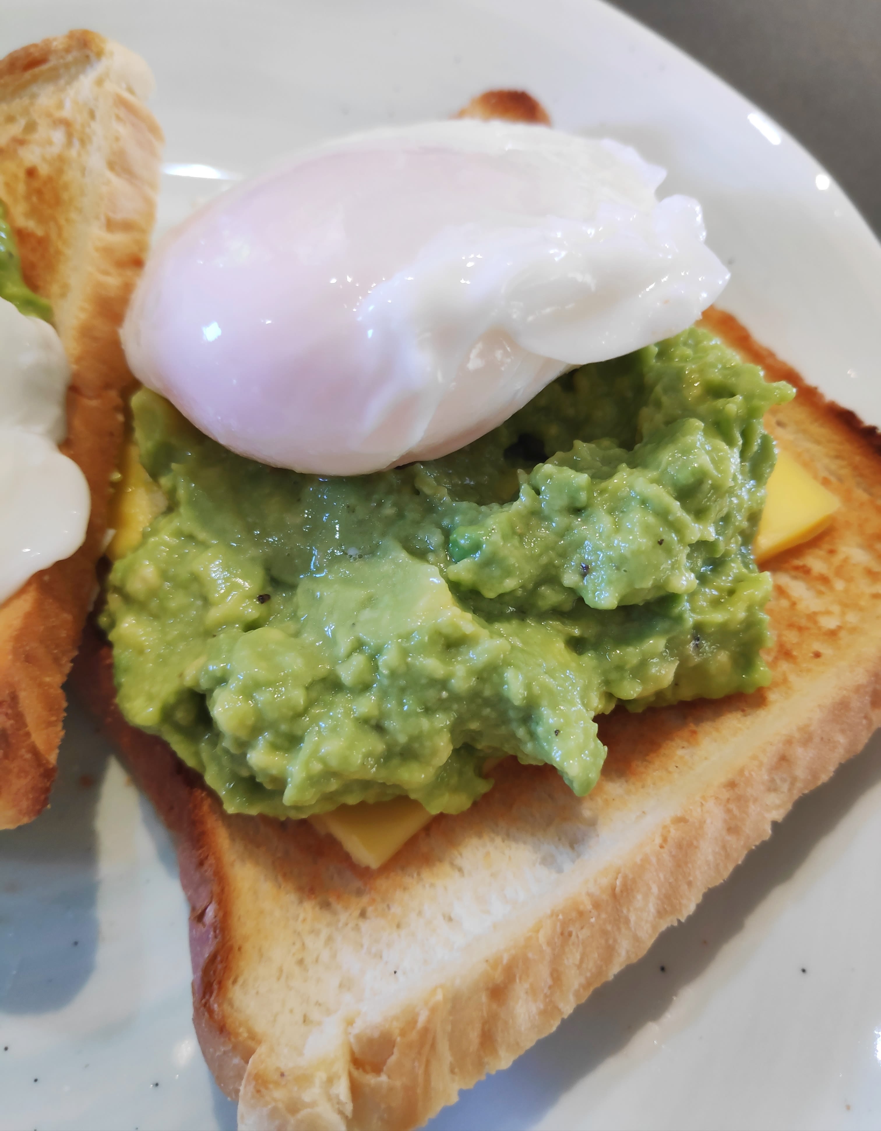 Smashed Avo with Poached Egg on Toast | bunch