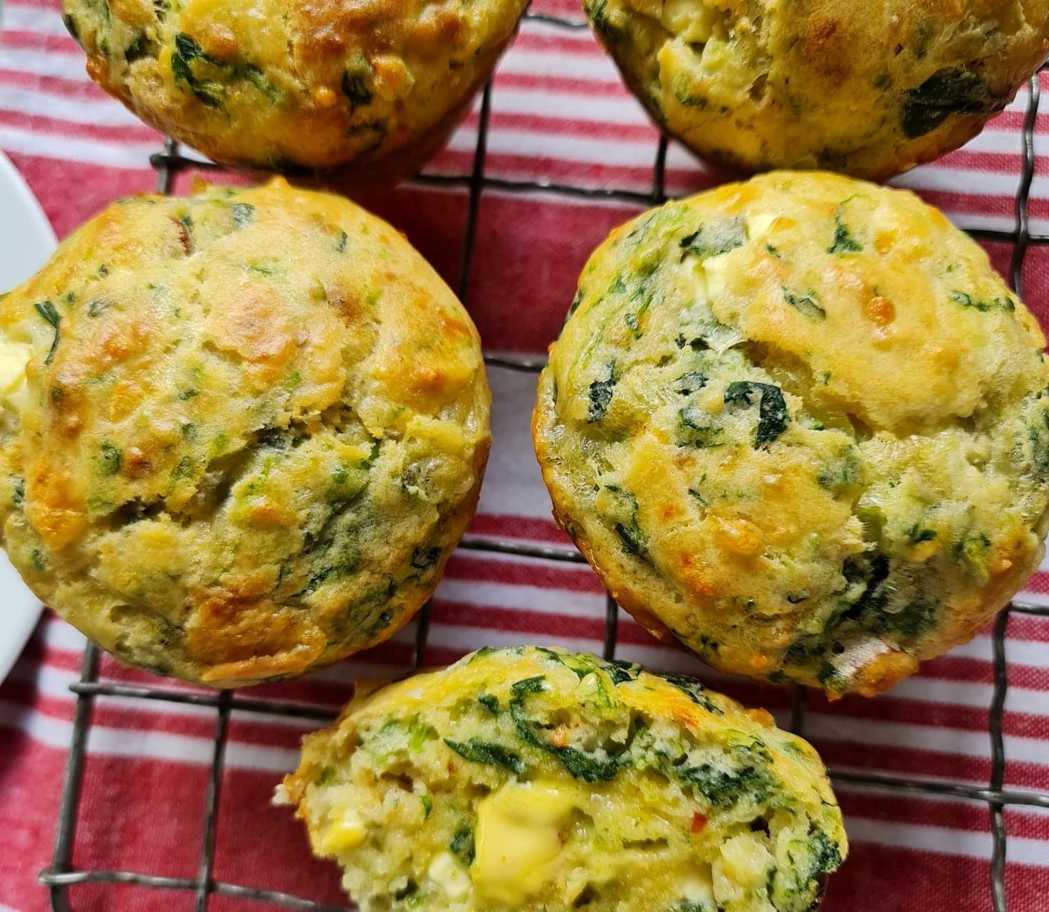 Savoury Spinach & Cheese Muffins | bunch