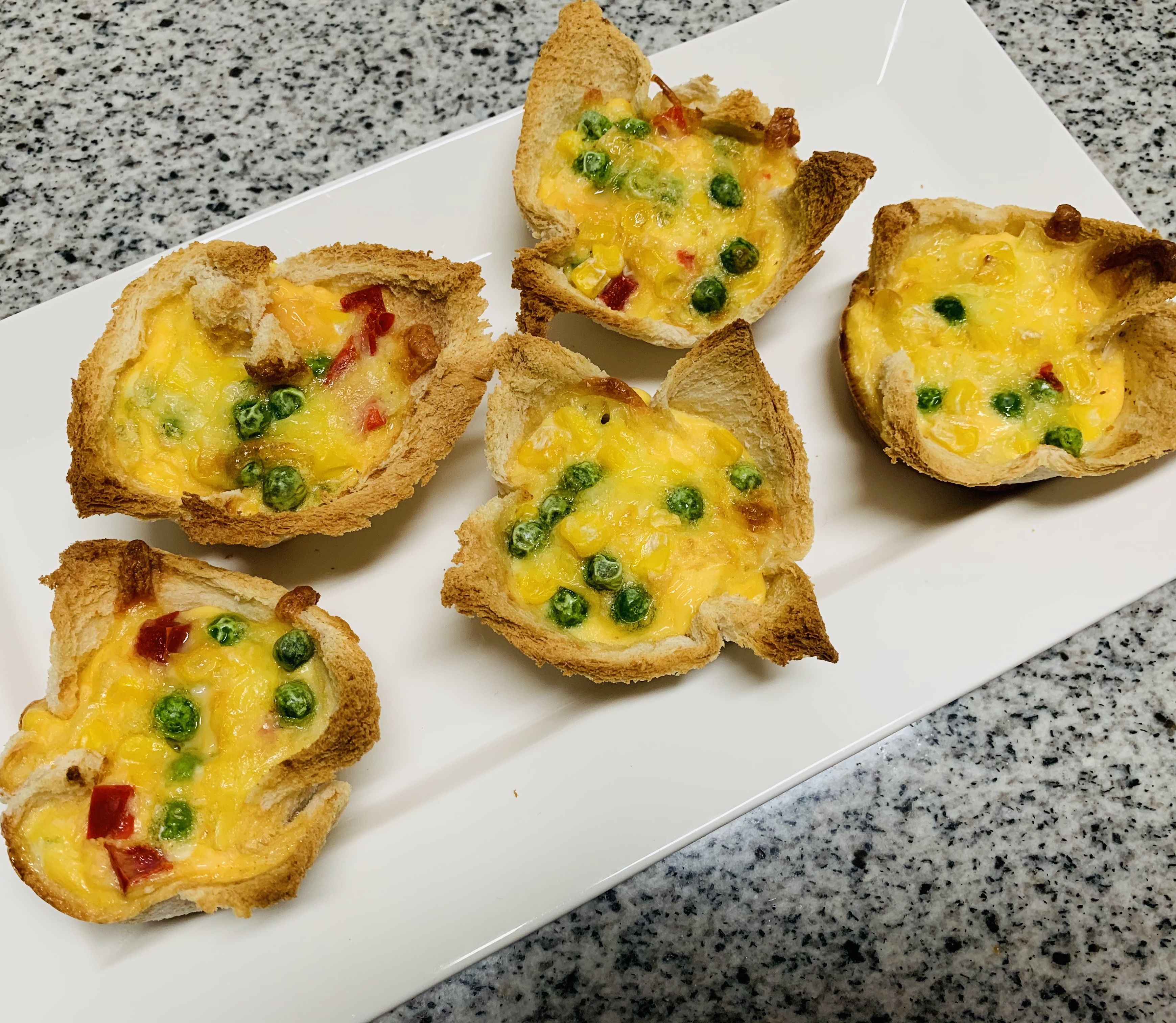 Mini bread quiches | bunch