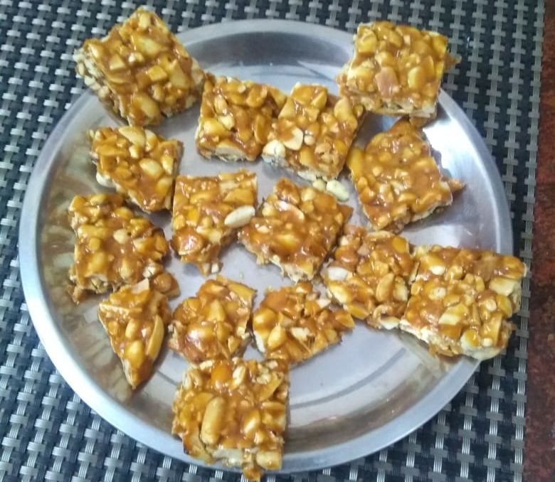 Peanut Jaggery brittle (Chikki) | bunch