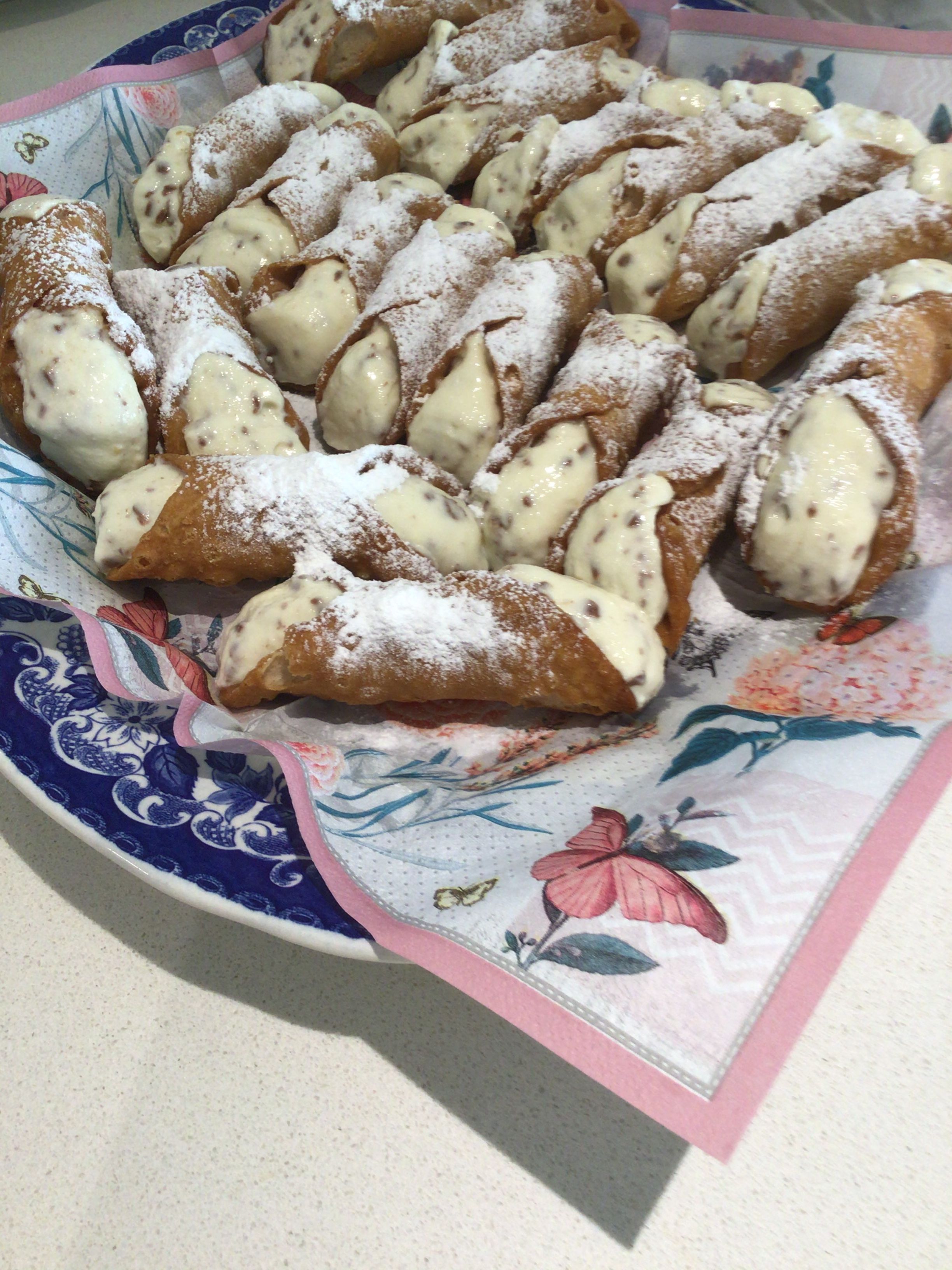 Cannoli | bunch