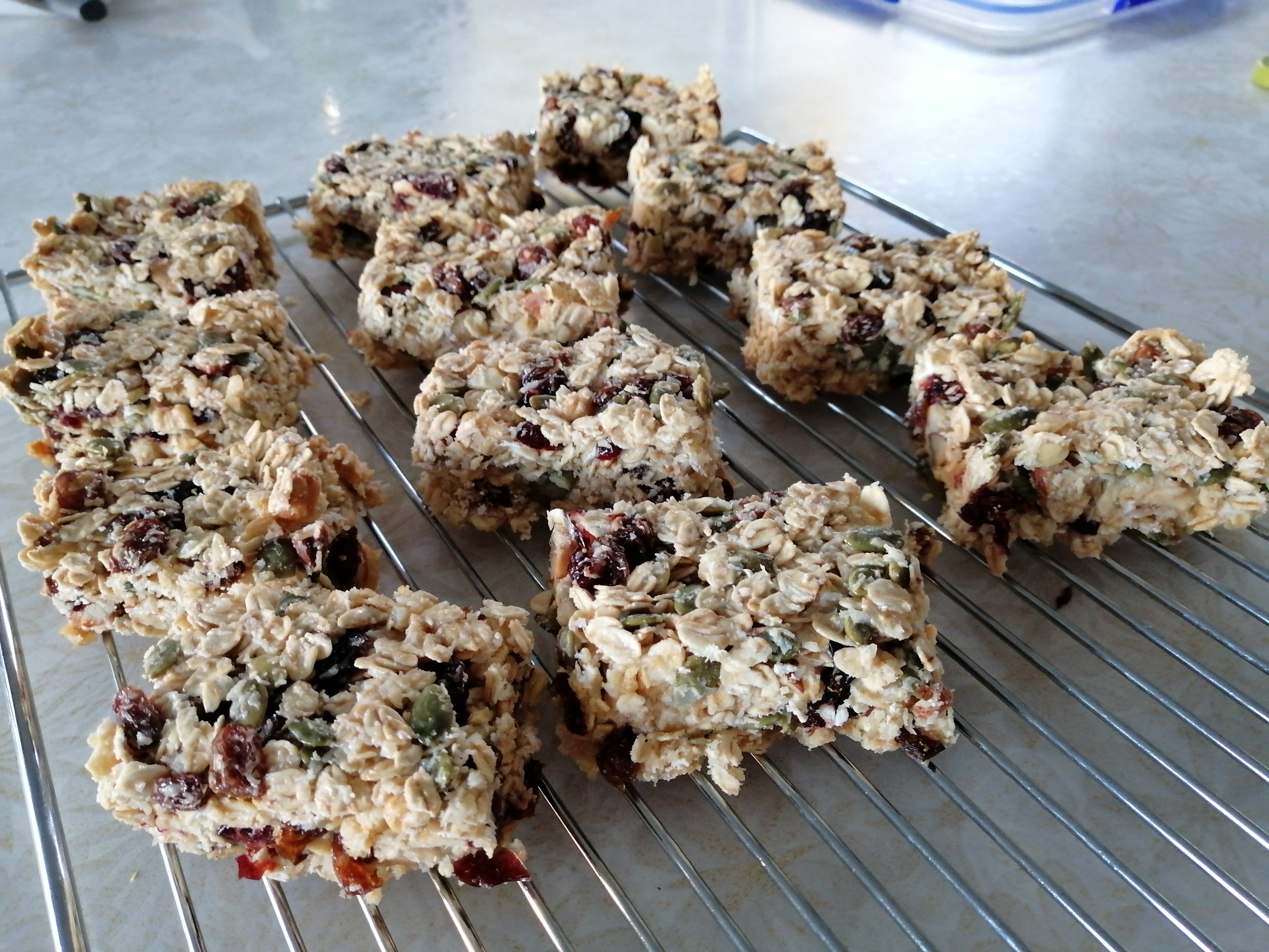 Oaty, Nutty, Fruity Snack Bars | bunch