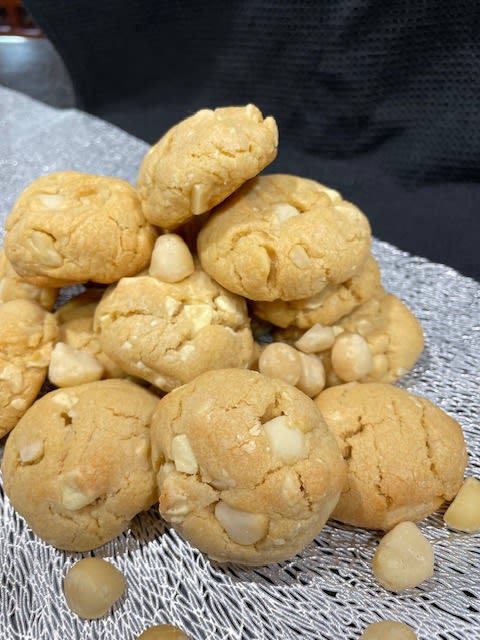 White Chocolate and Macadamia Cookies | bunch