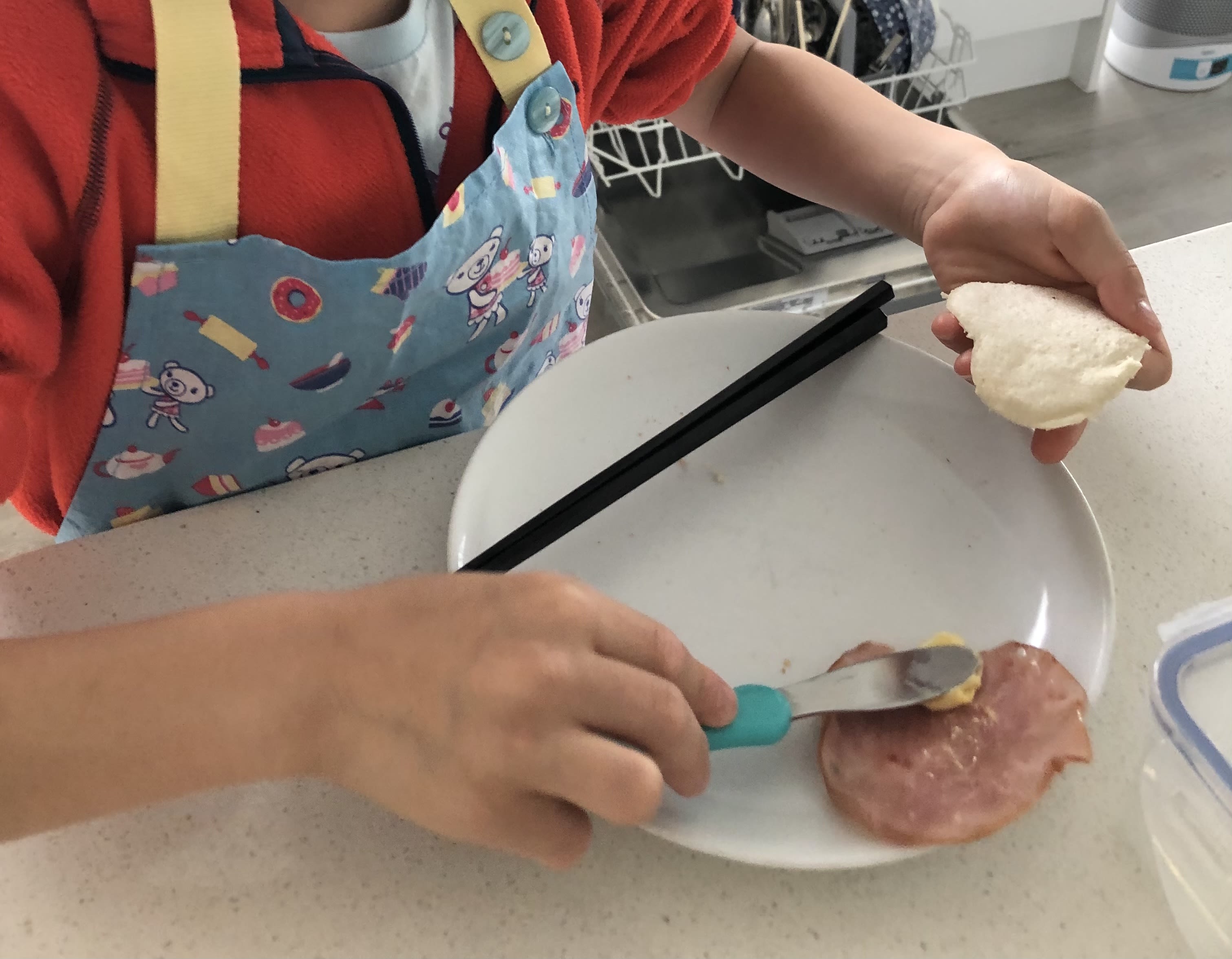 Little chef in training🍳🍪🎂👩🏻‍🍳 | bunch