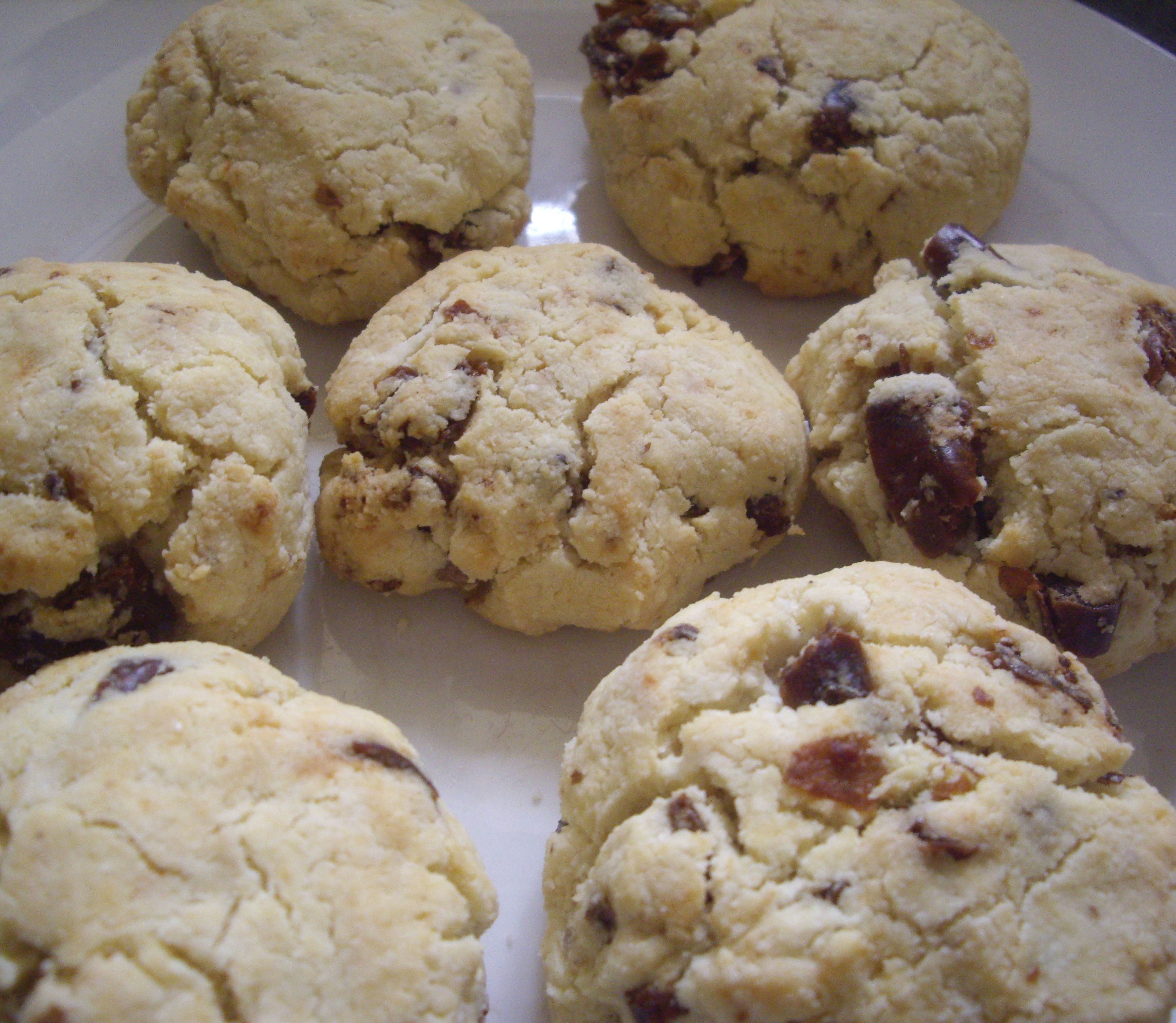 Walnut and Date Cookies | bunch