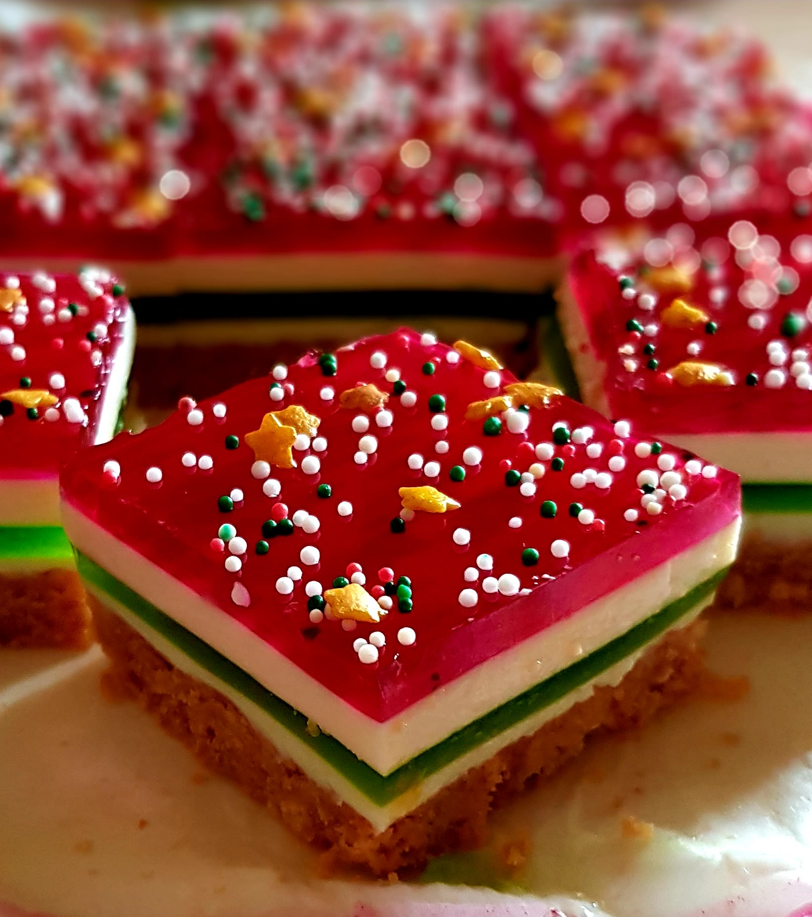Christmas jelly slice | bunch