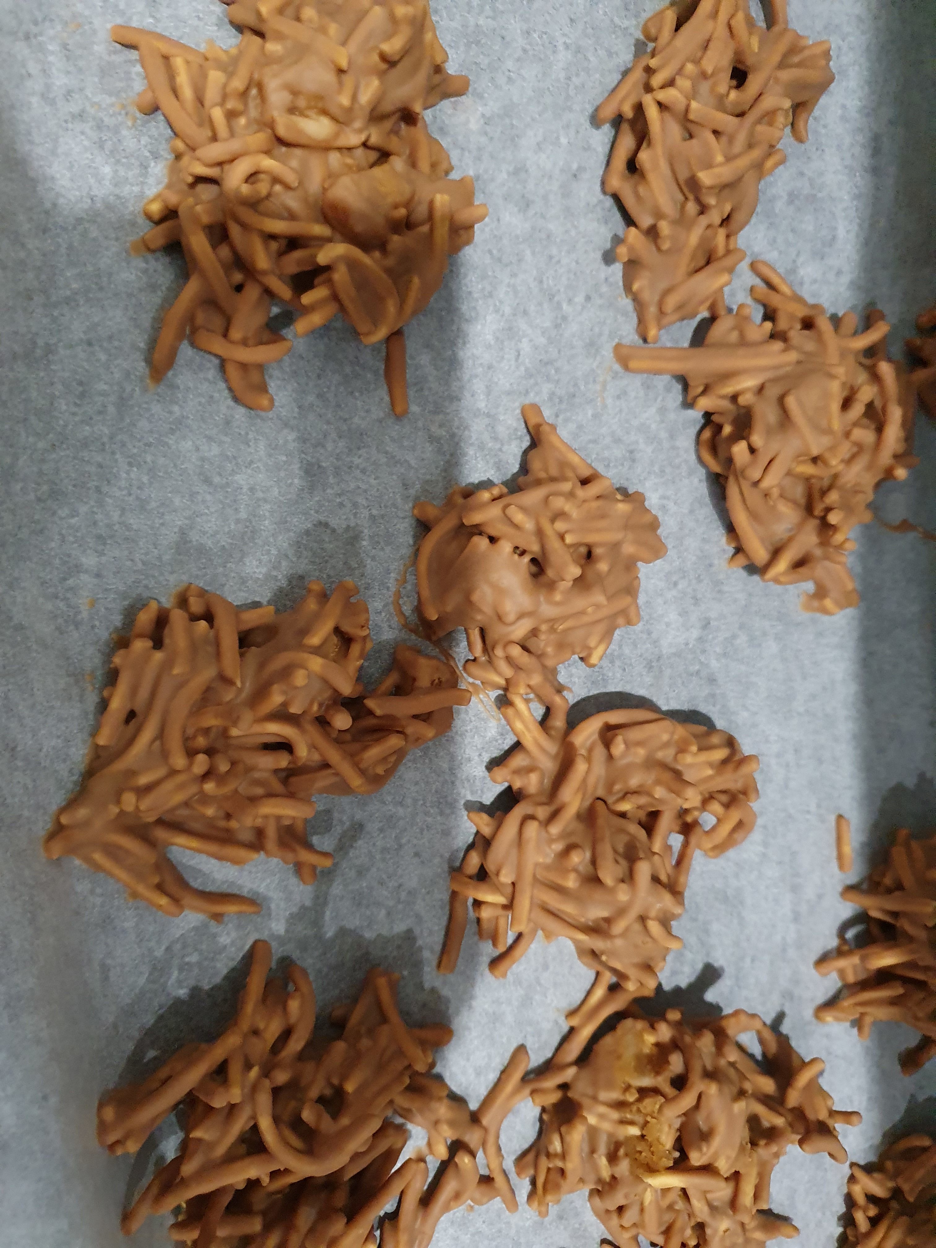 Choc caramel spiders | bunch