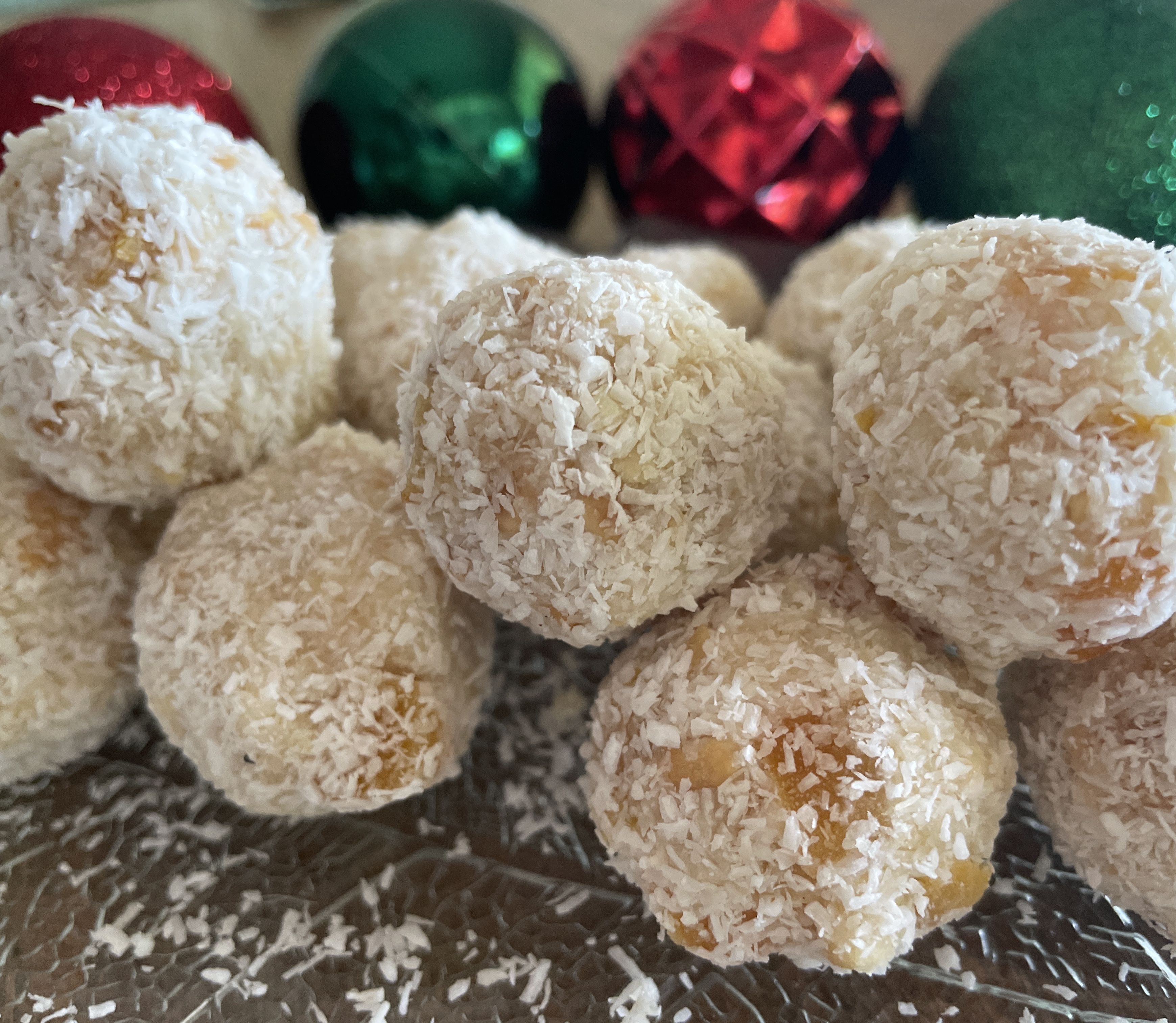 Apricot rum balls | bunch