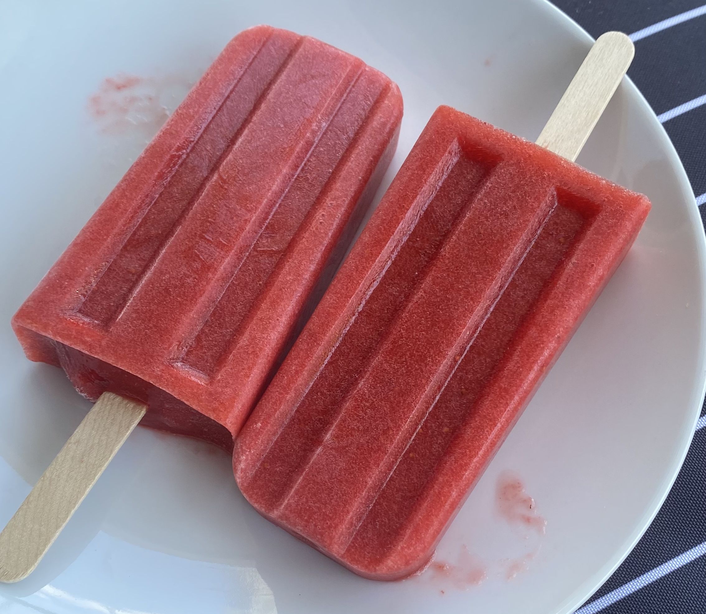 Strawberry sorbet ice blocks | bunch