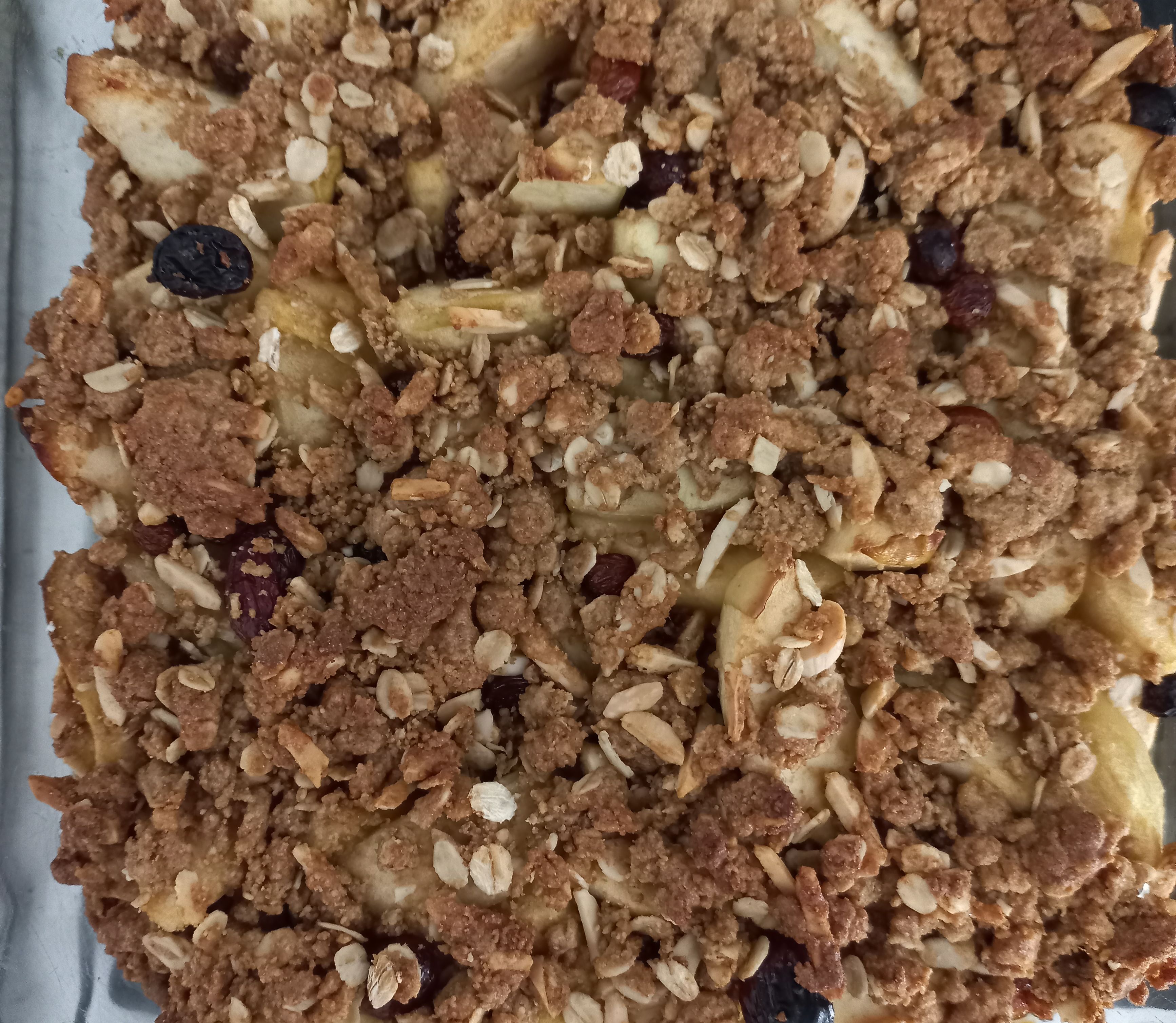 Apple and Sultana Crumble | bunch