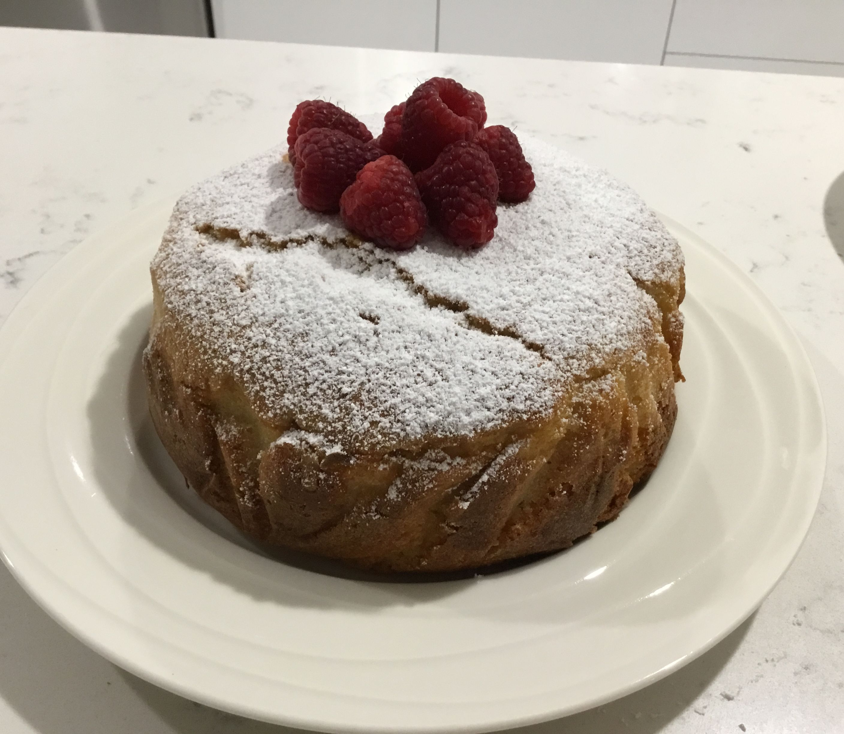Vanilla and raspberry cake | bunch