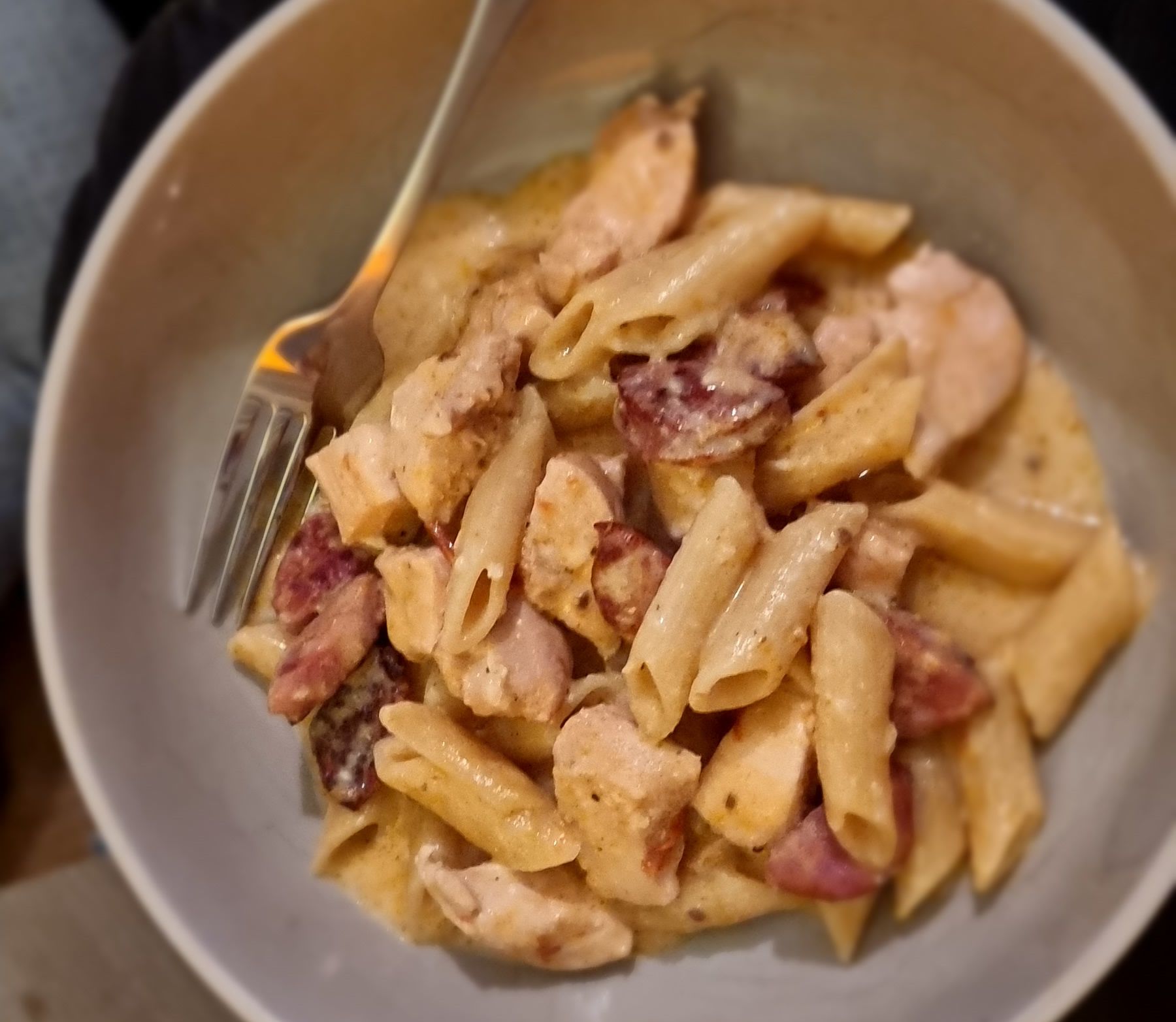 Chicken & chorizo sundried tomato pasta | bunch
