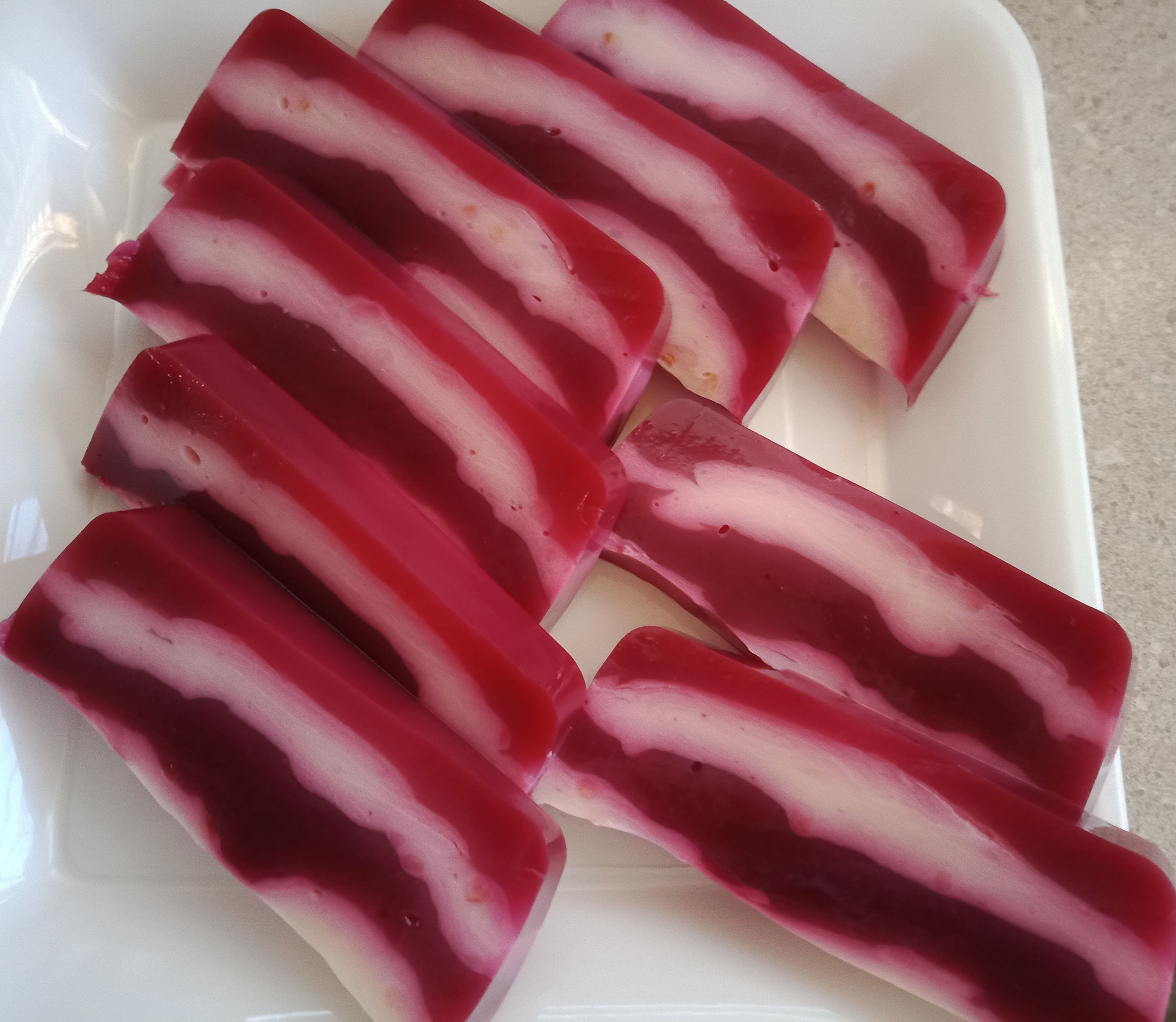 Raspberry and Yoghurt Slices | bunch