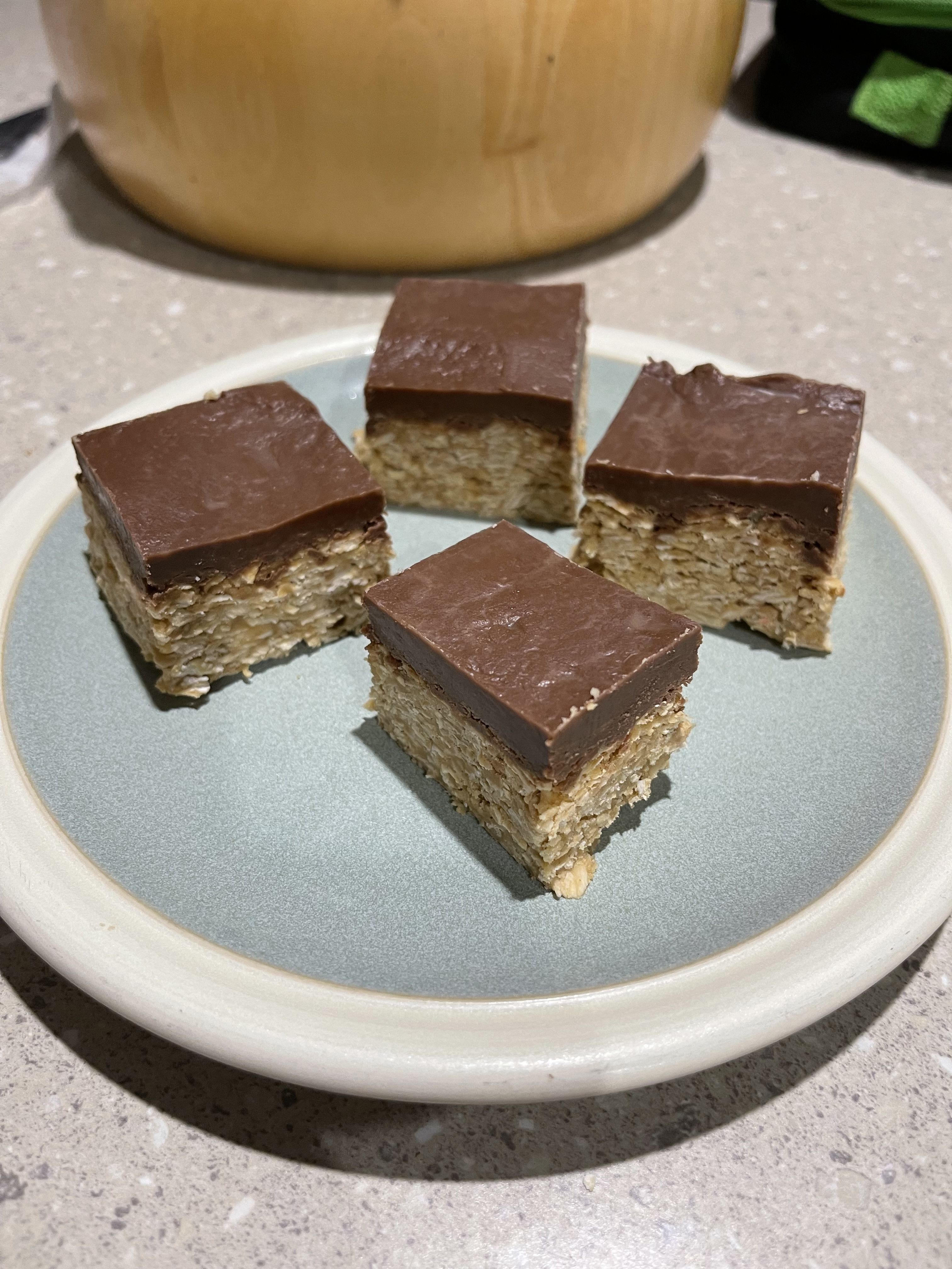 Oats, peanut butter & chocolate slice | bunch