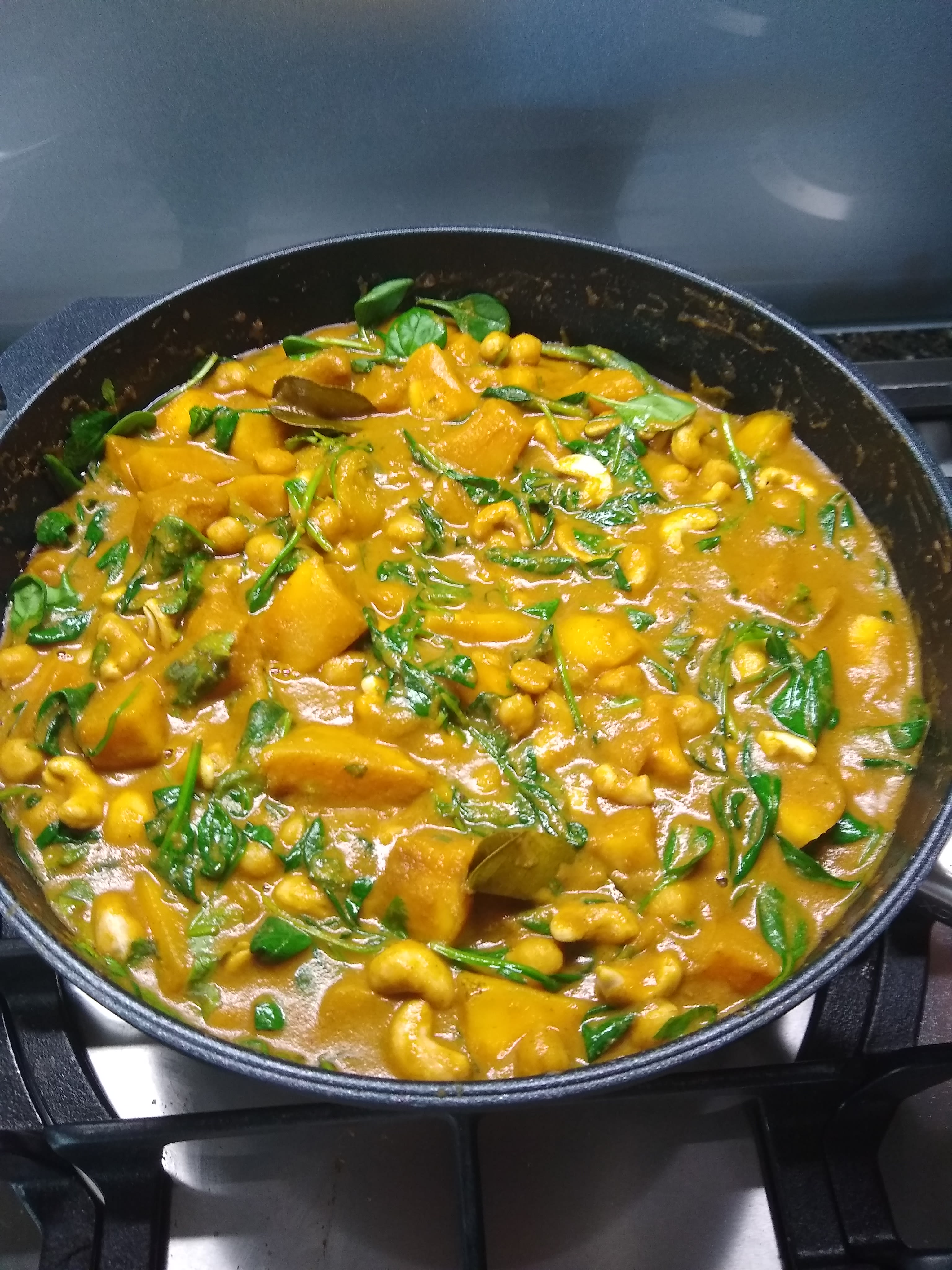 Chickpea, pumpkin and spinach curry | bunch
