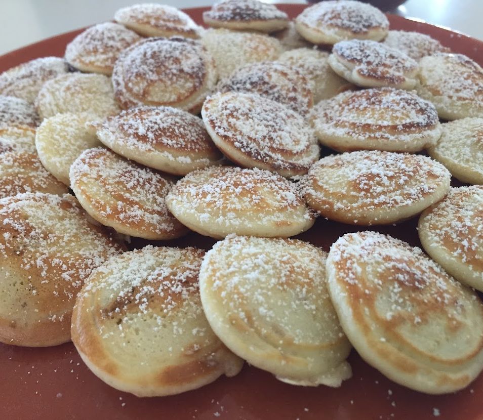 Jam-stuffed mini pancakes | bunch