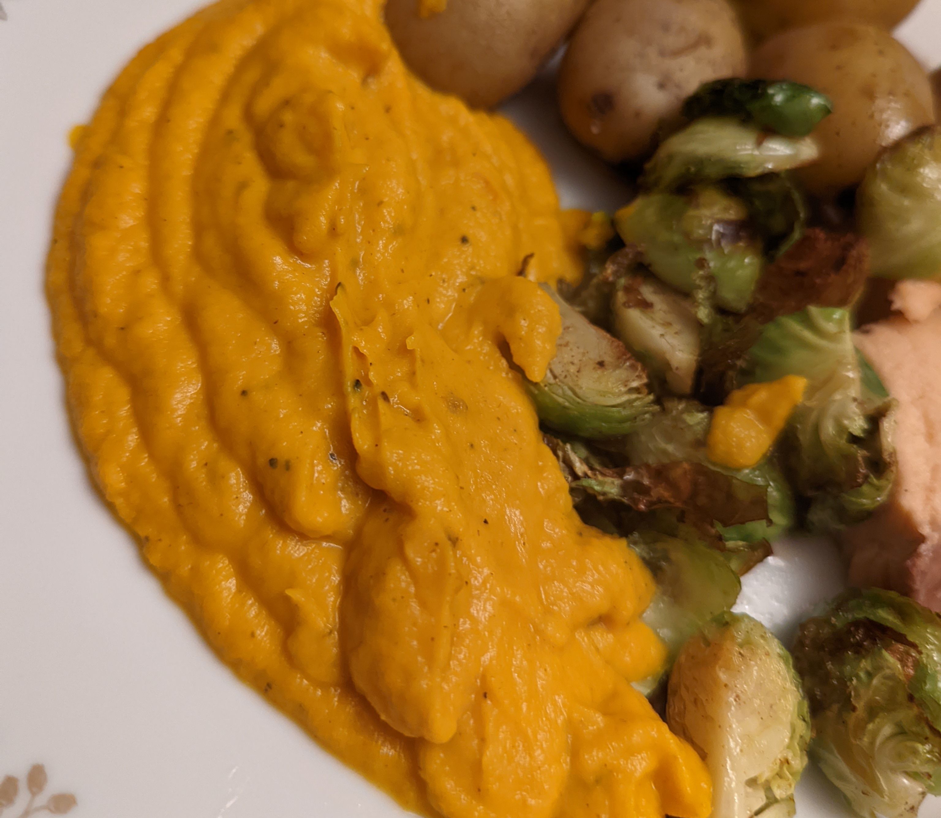 Charred carrot and capsicum puree | bunch