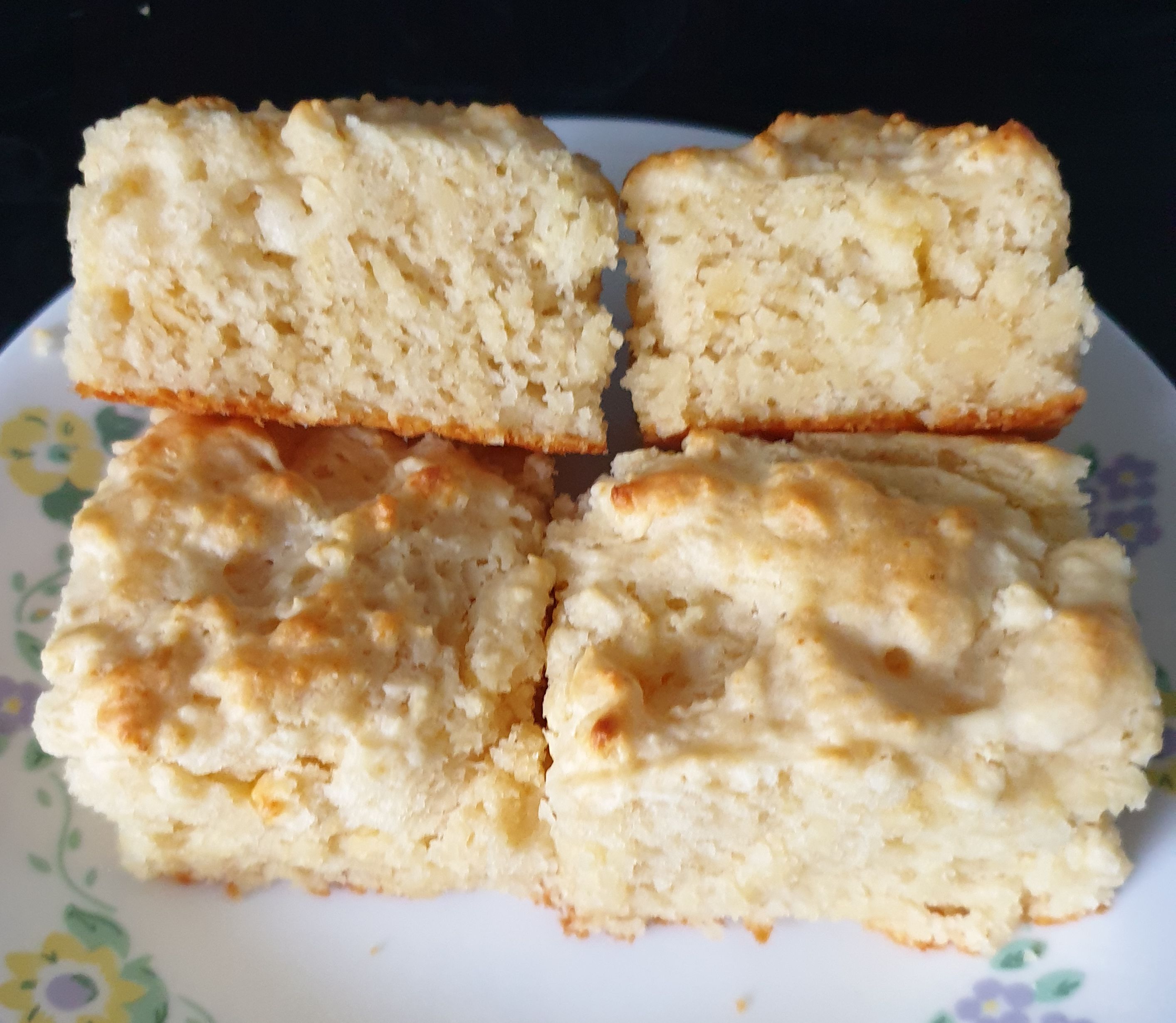 Rustic Lemongrass Scones | bunch
