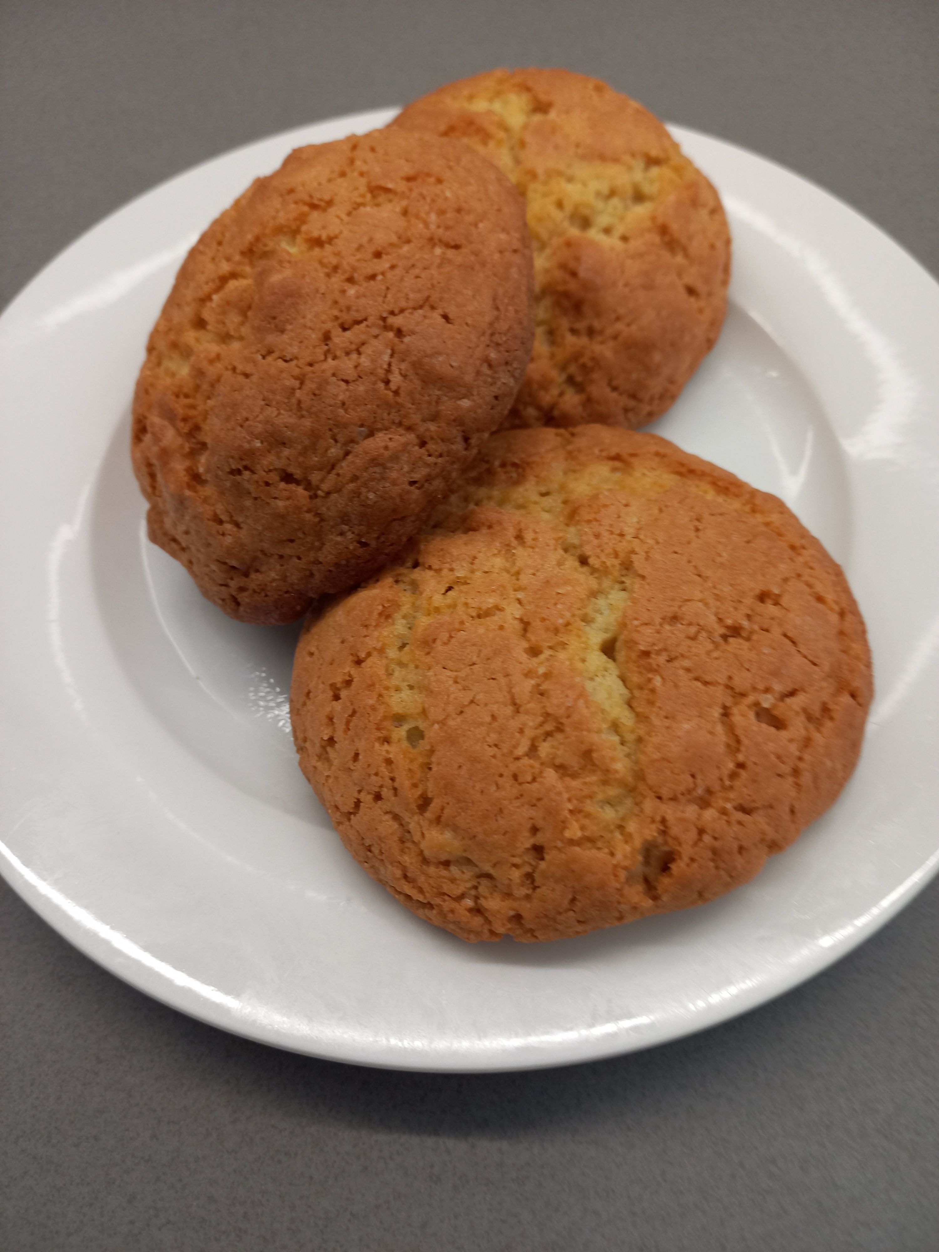 Jumbo Macadamia Cookies | bunch