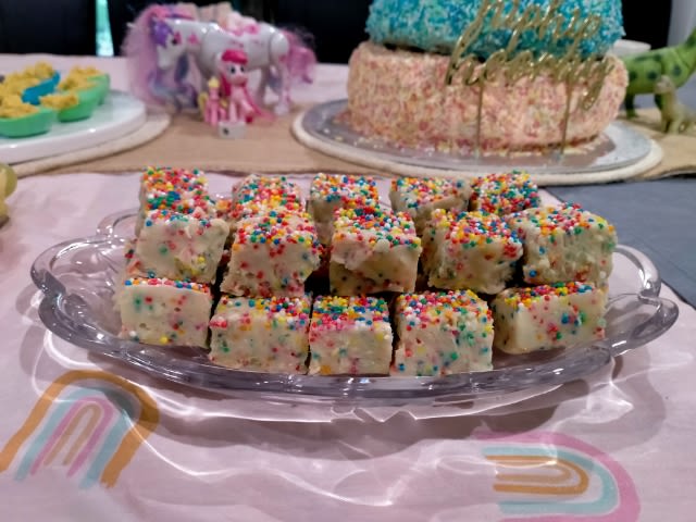 Fairy bread fudge | bunch
