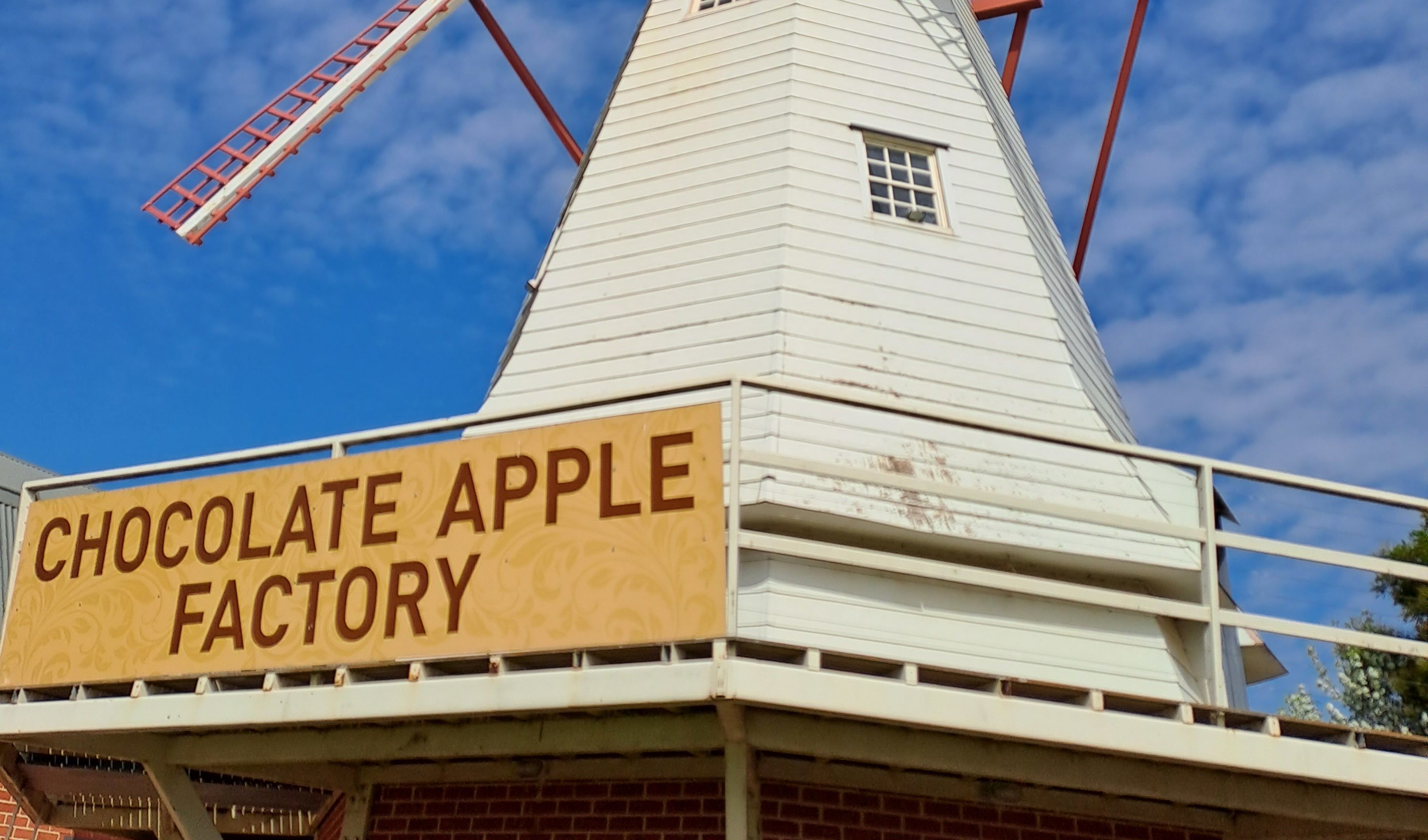Chocolate Apple Factory | bunch