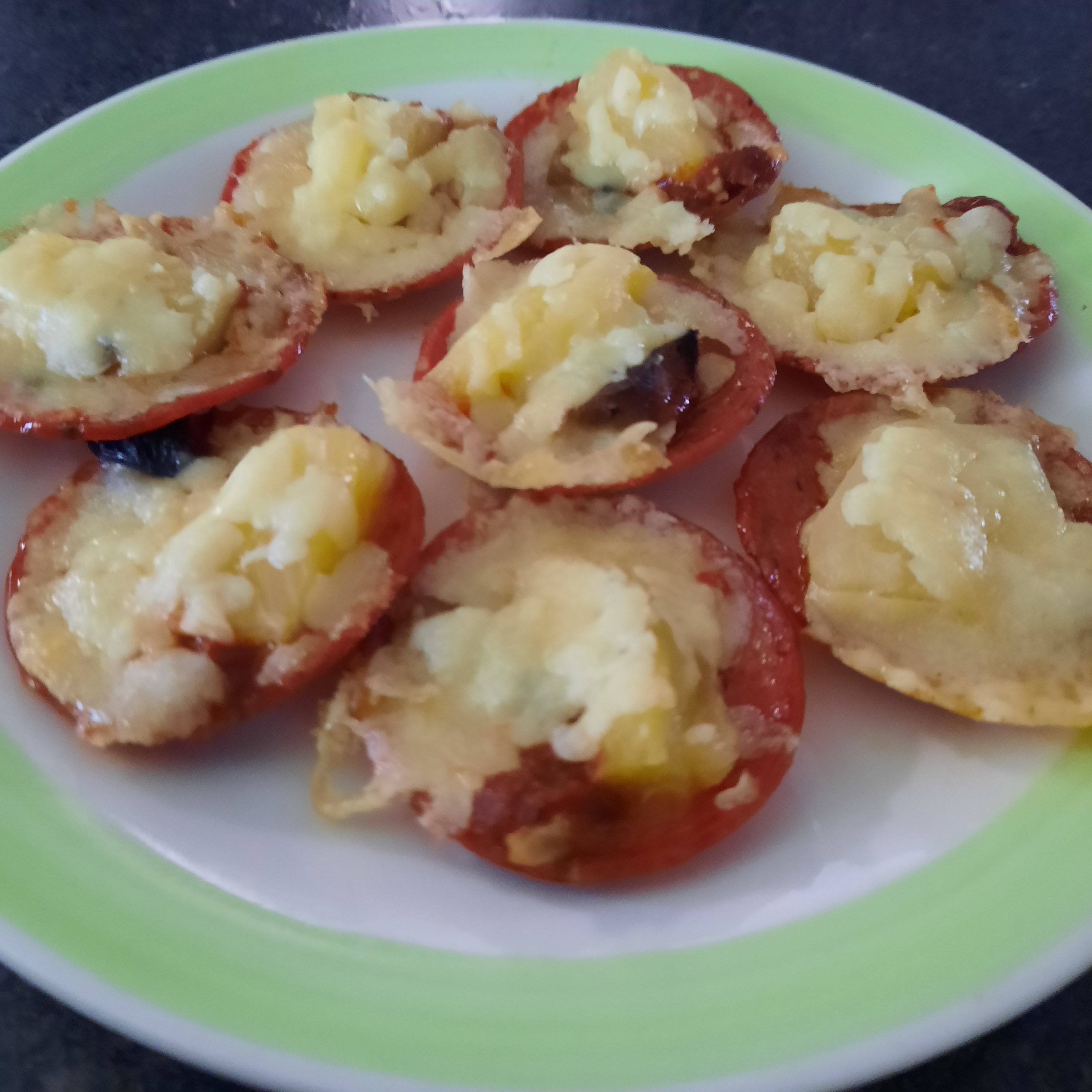 Pepperoni Pizza Poppers | bunch