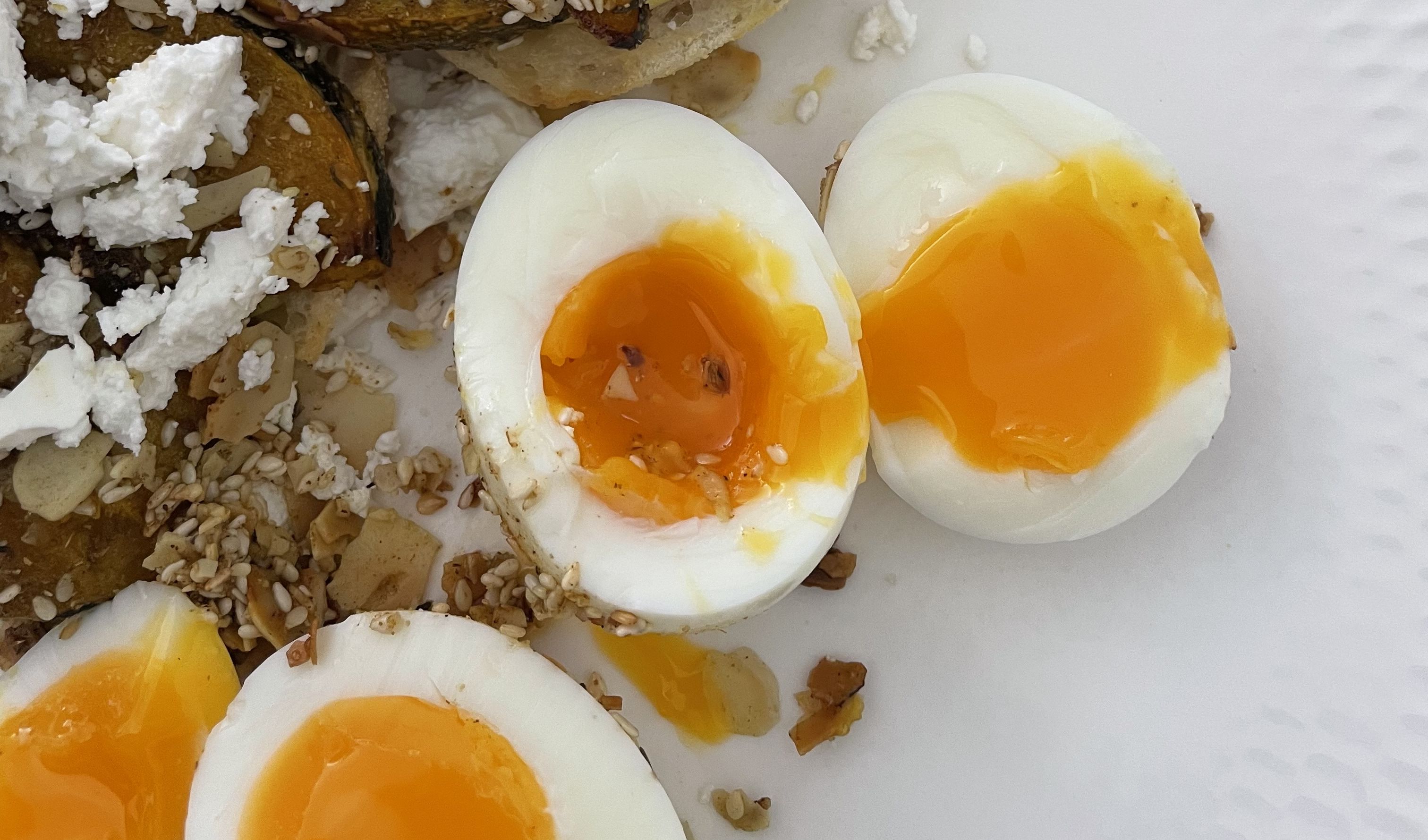 Fail-proof easy peel boiled eggs!! | bunch