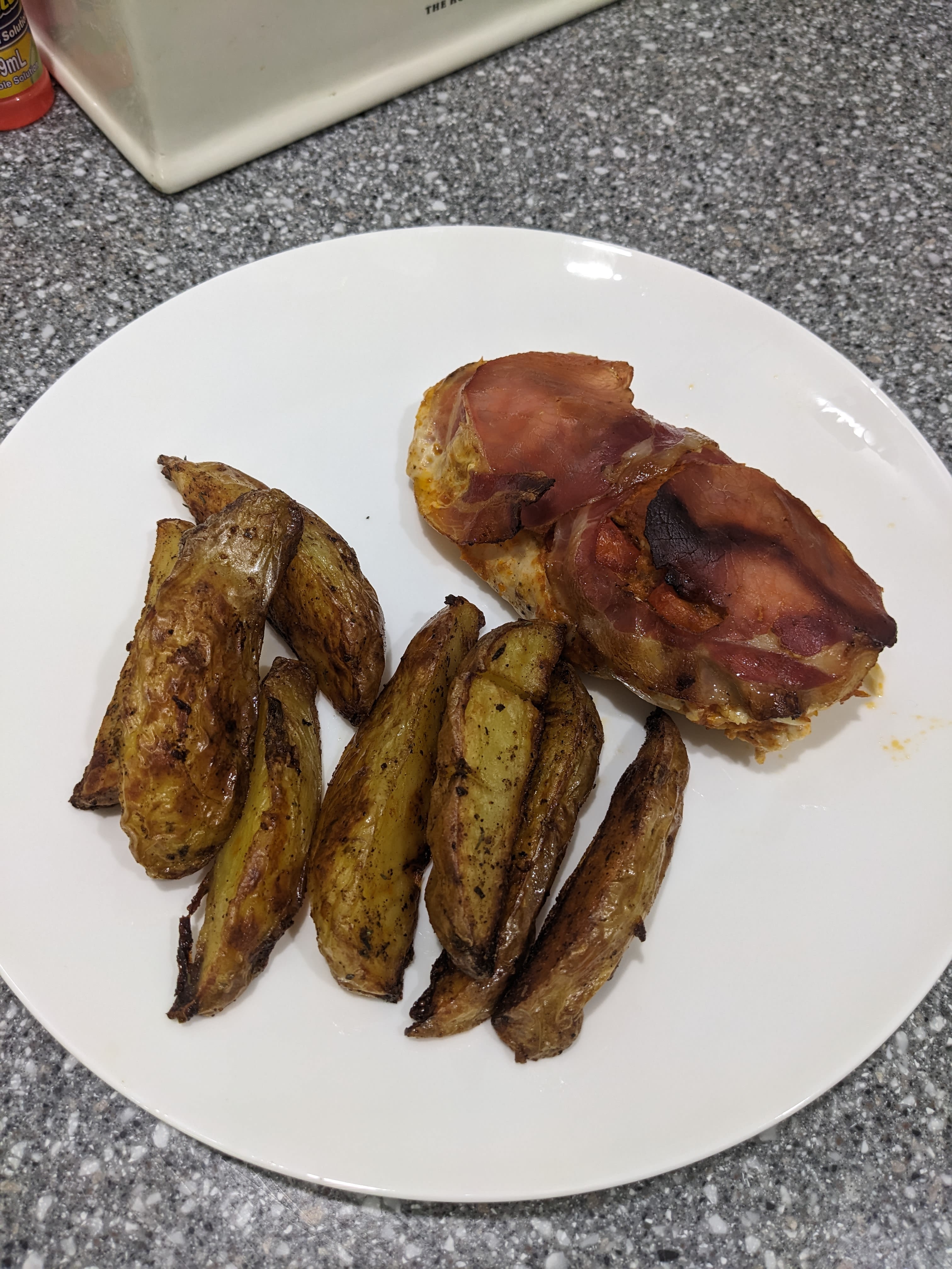Cajun potato wedges | bunch