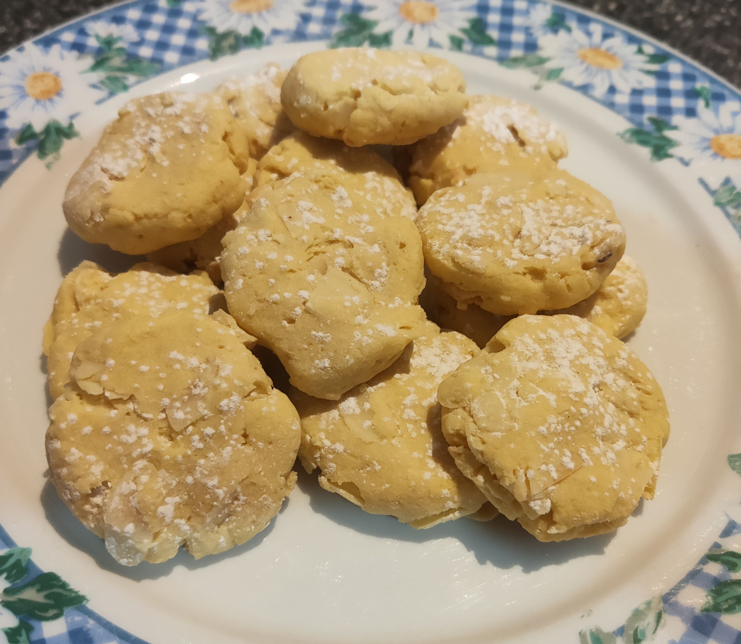Almond Shortbread Biscuits | bunch