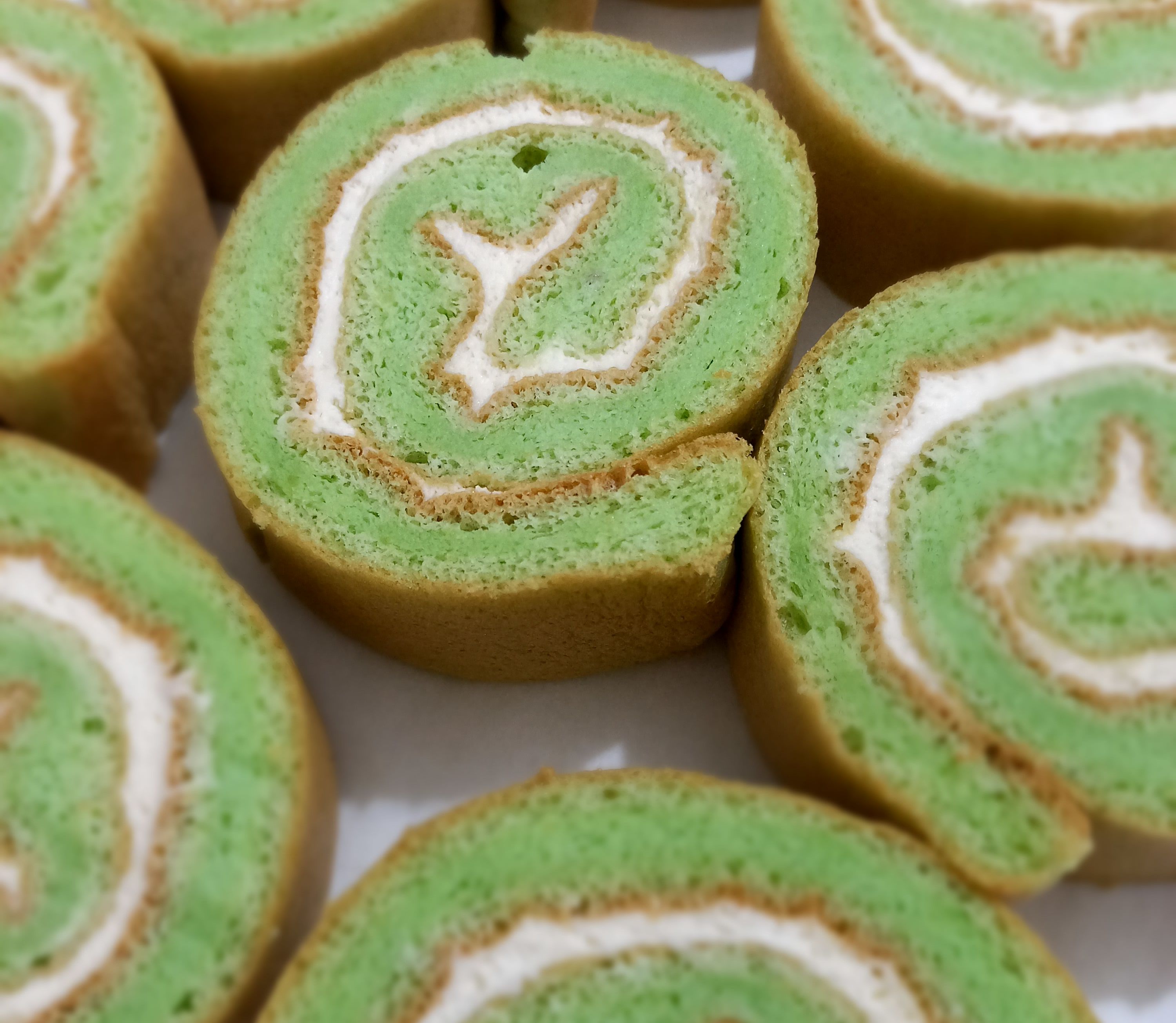 Pandan Swiss Roll | bunch