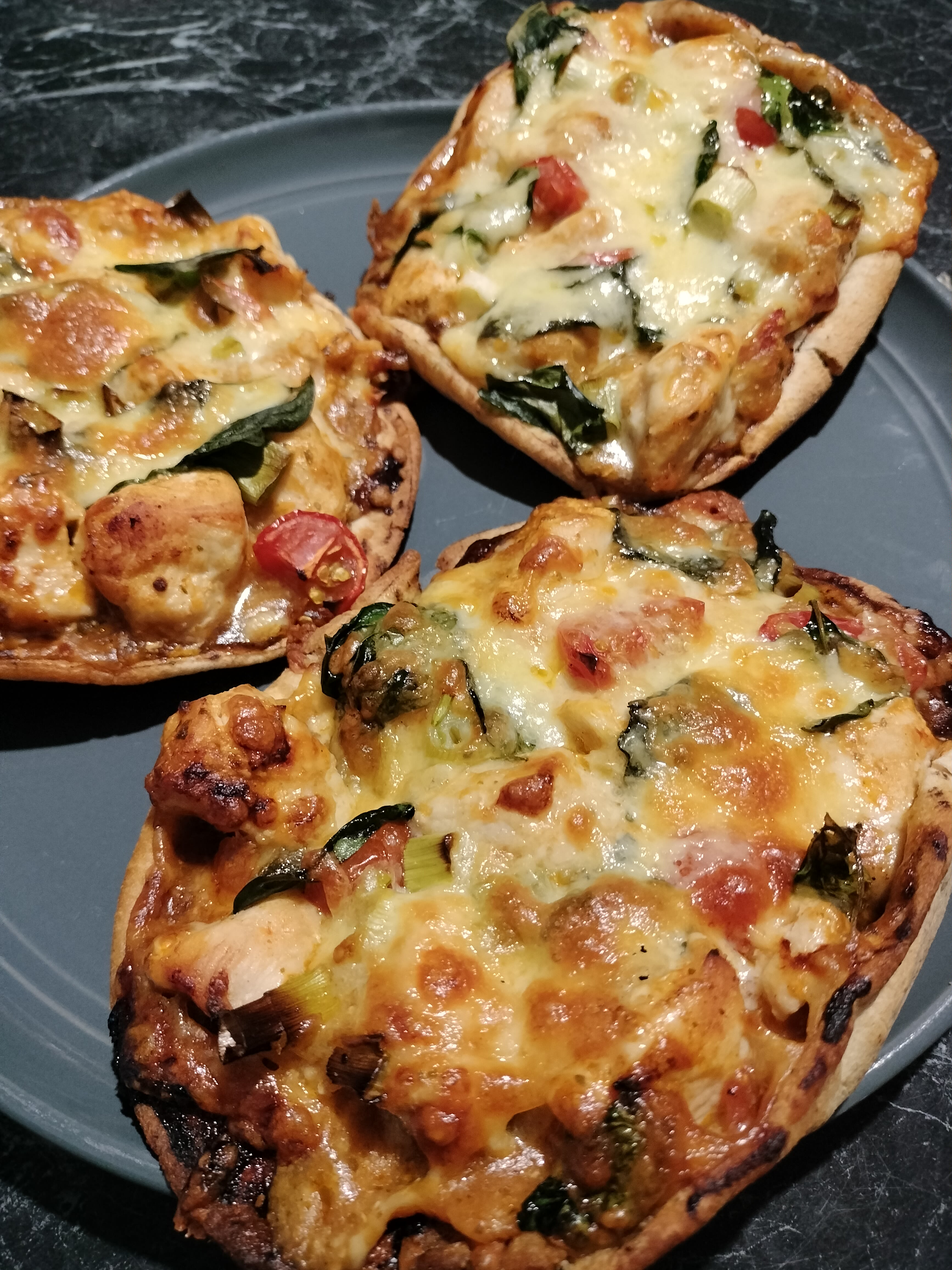 Butter Chicken Mini Pizzas | bunch