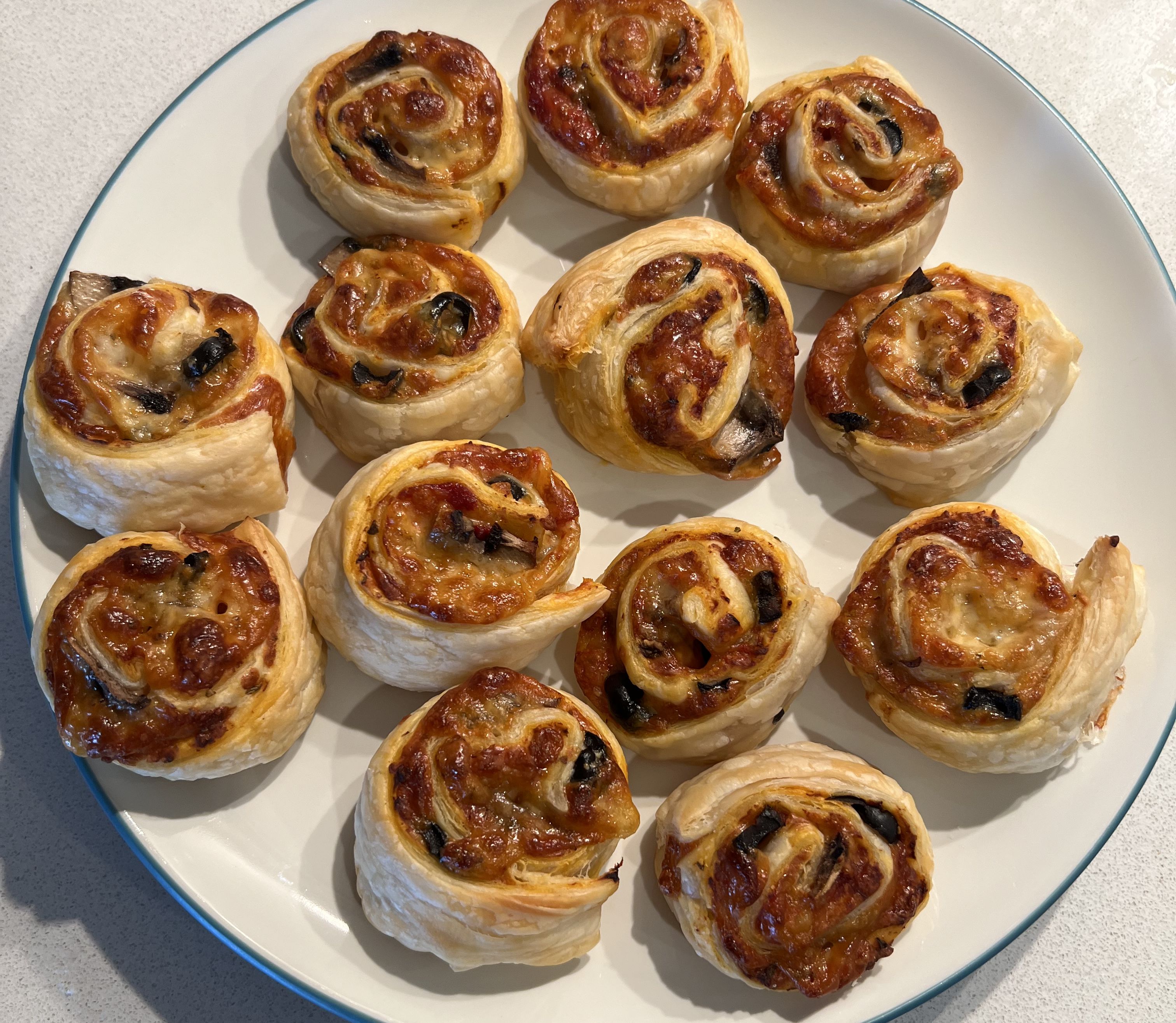 Vegetarian Pizza Scrolls | bunch
