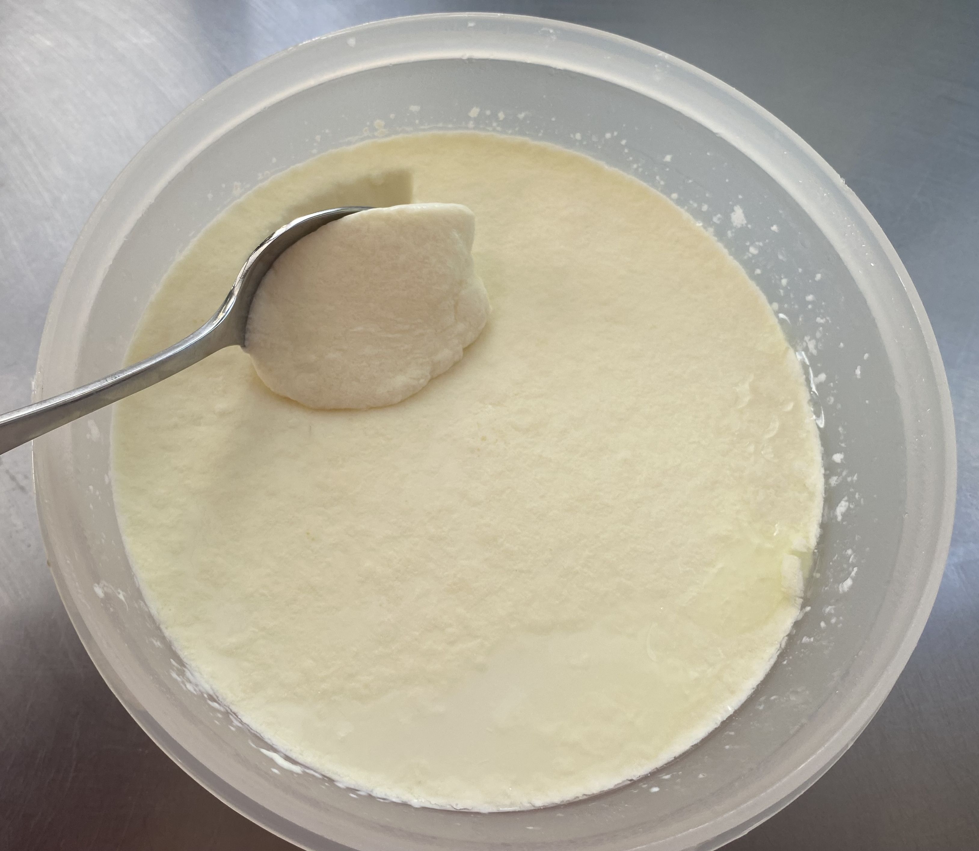 Yoghurt made from milk powder | bunch