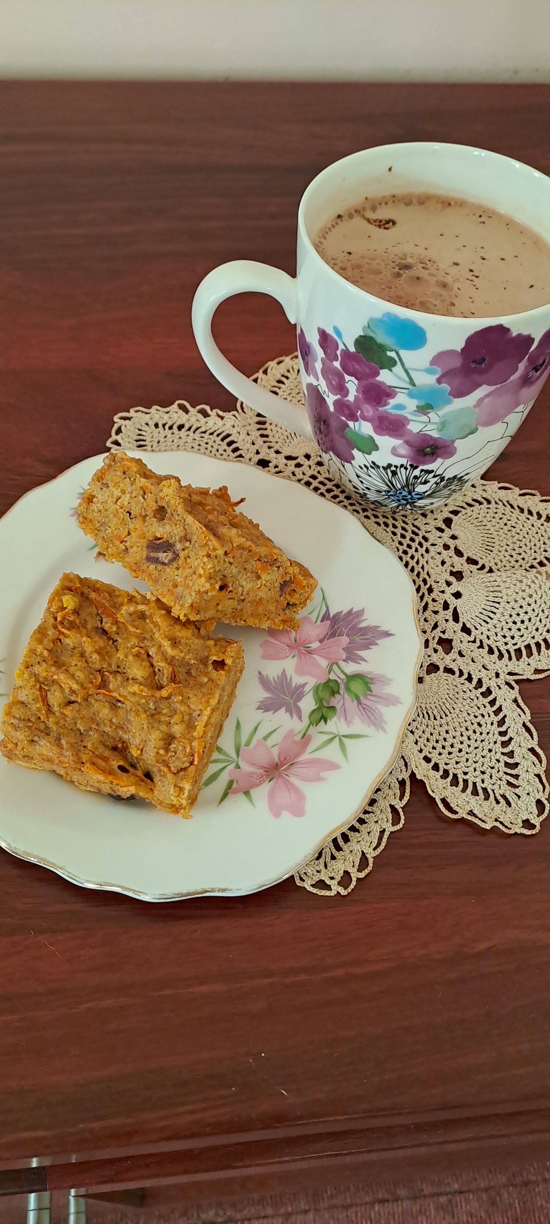 Carrot, Ginger and Date Slice | bunch