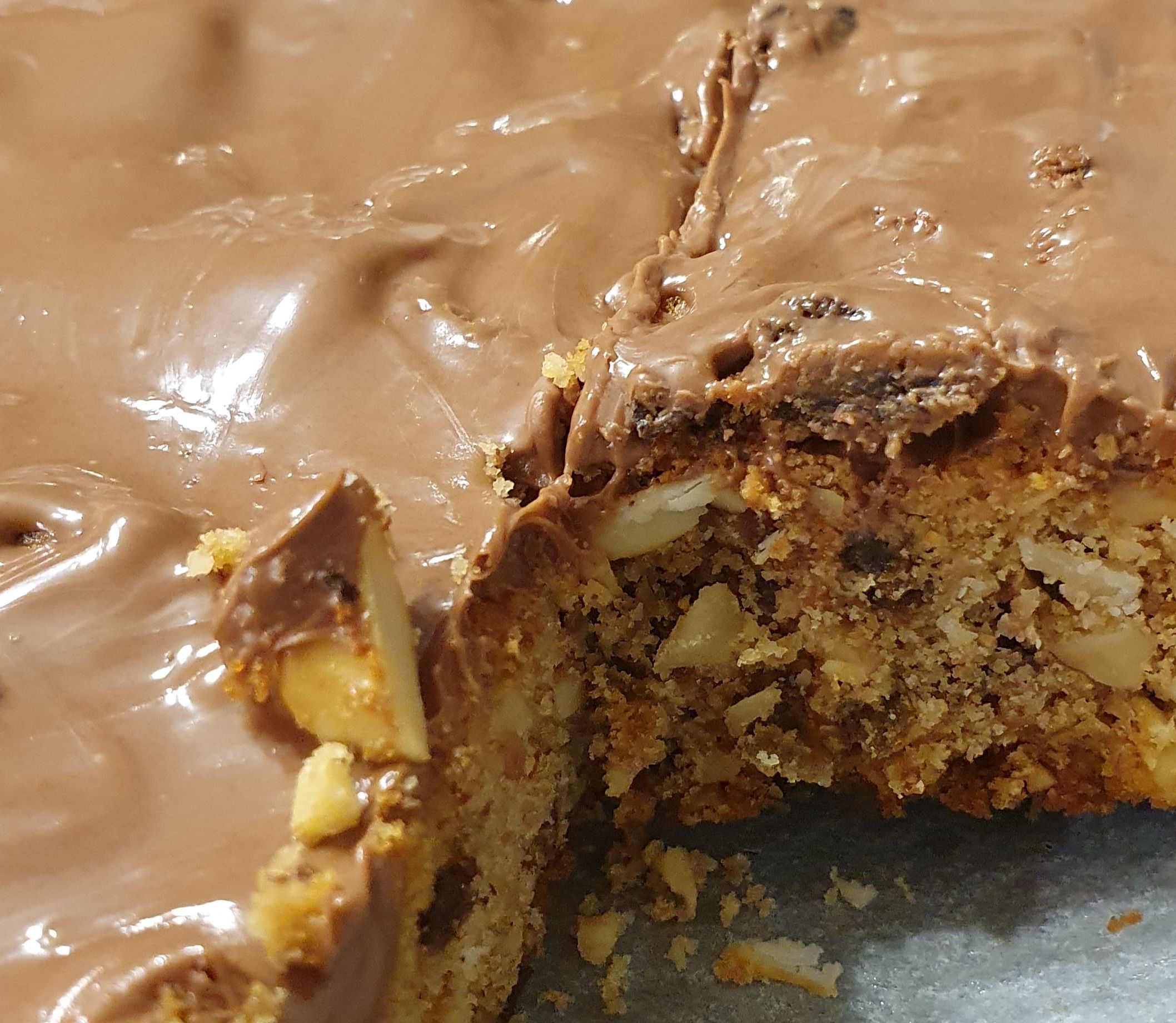 Fruit and nut biscuit slice | bunch