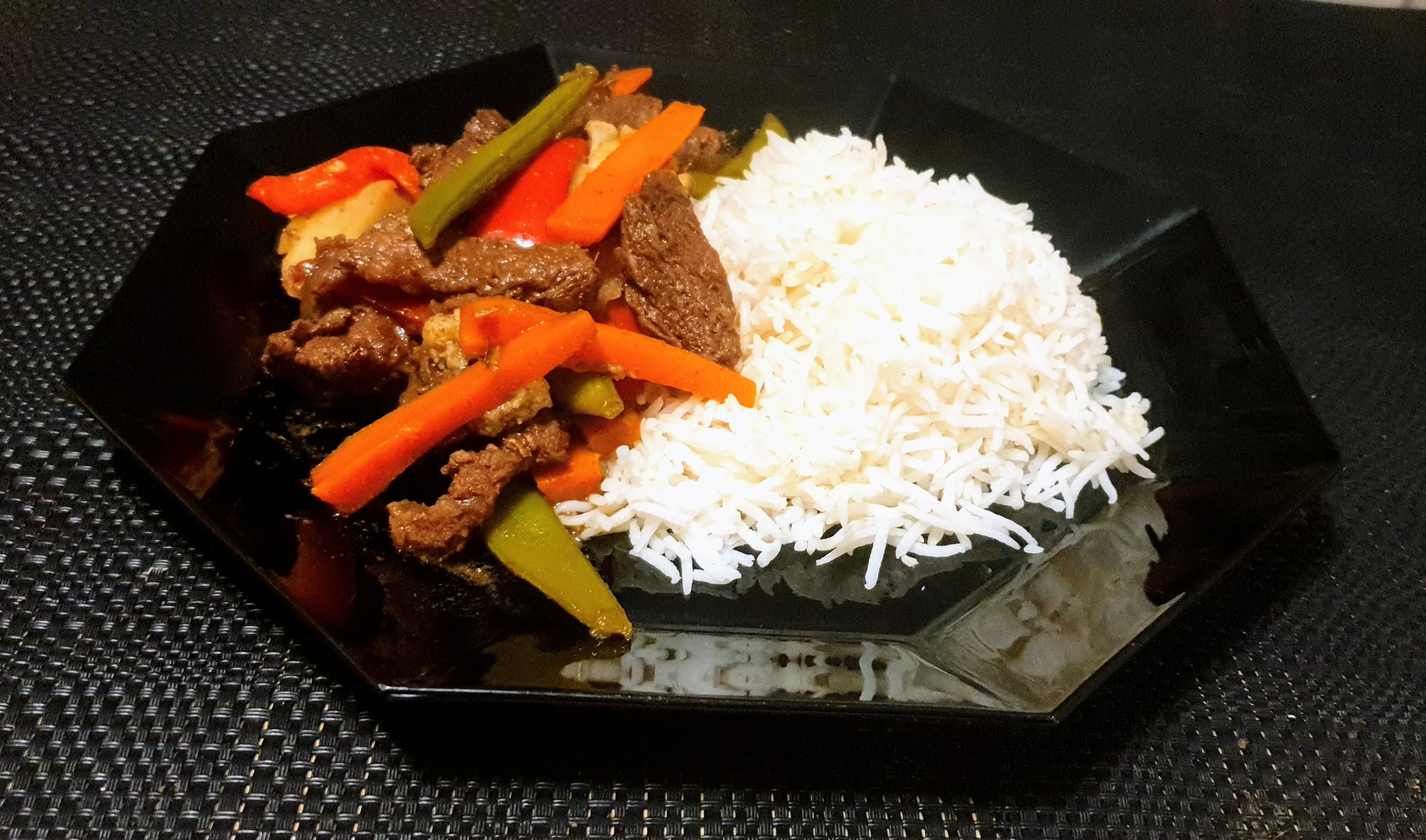 Stir fried kangaroo in port wine | bunch