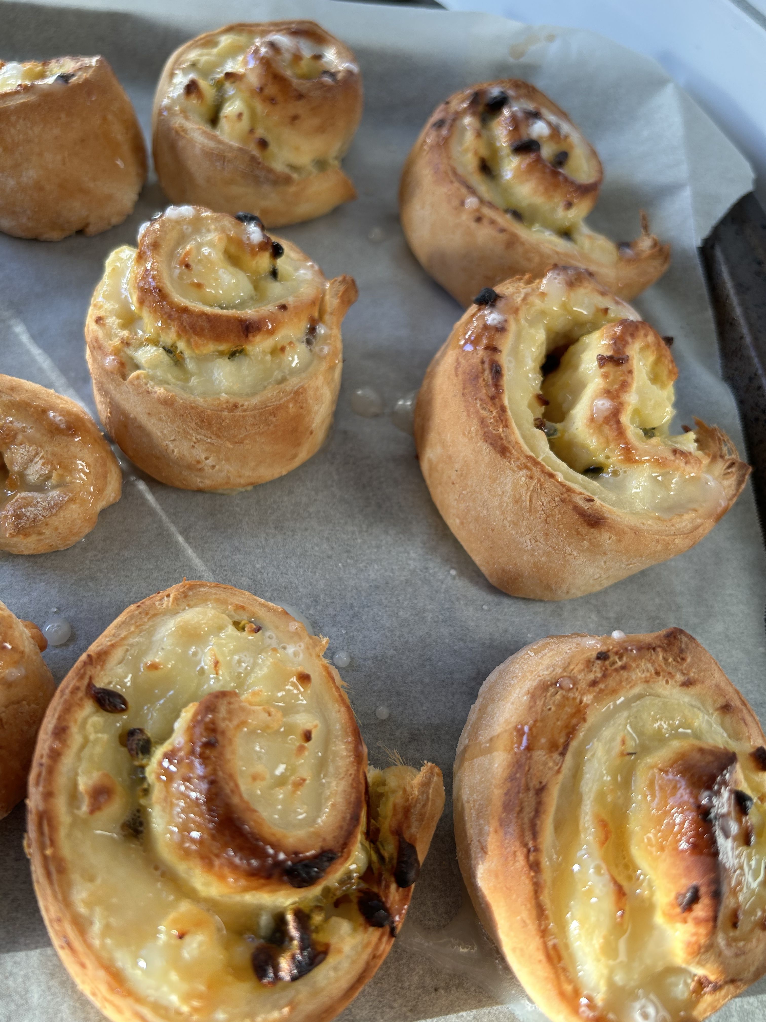 Passionfruit Custard Scrolls | bunch