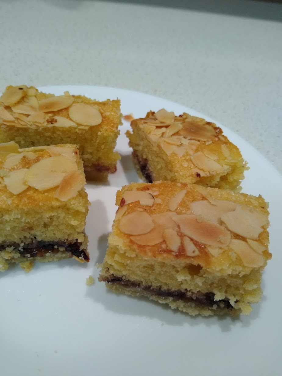 Jam bakewell slice | bunch