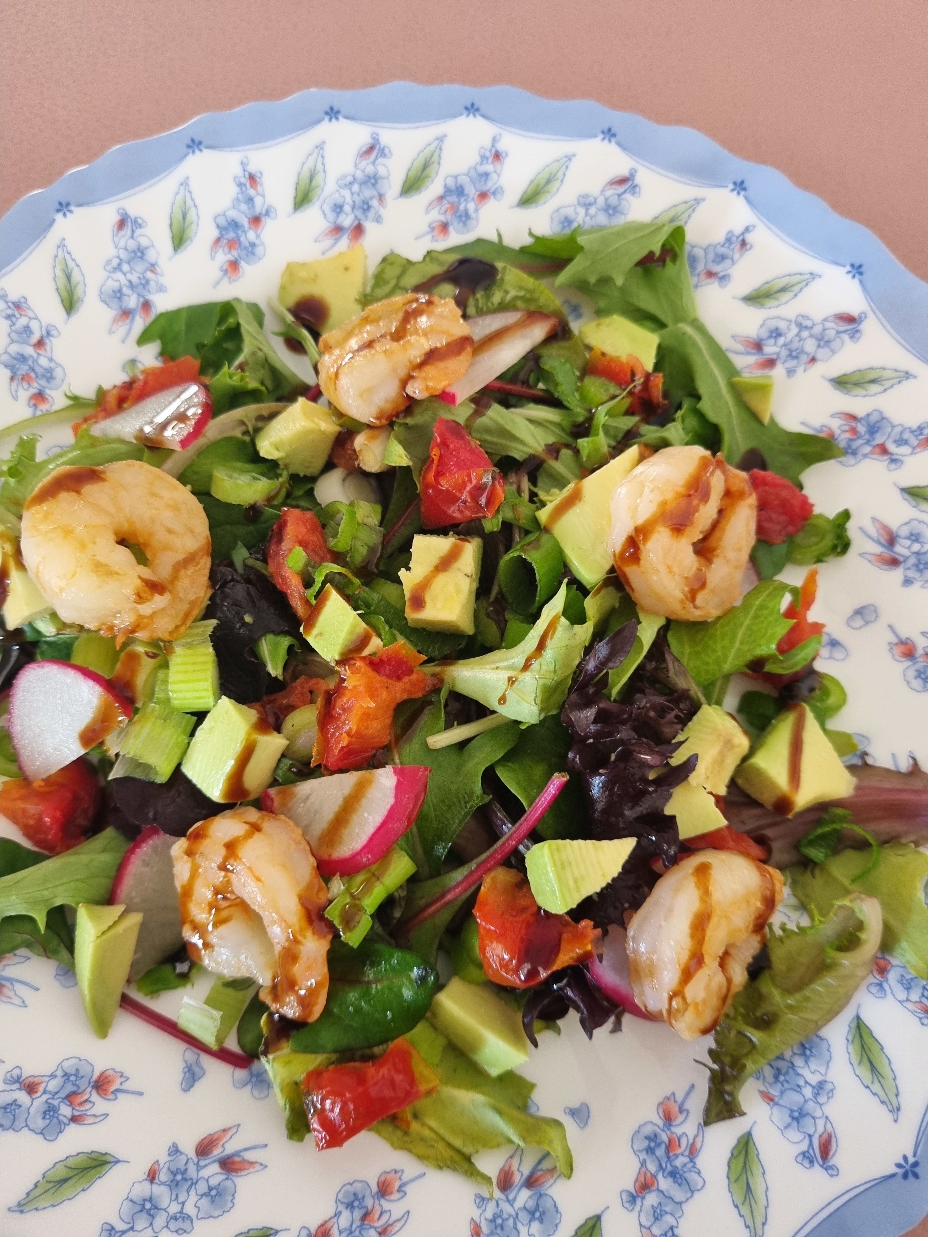 Prawn Avocado tangy salad | bunch