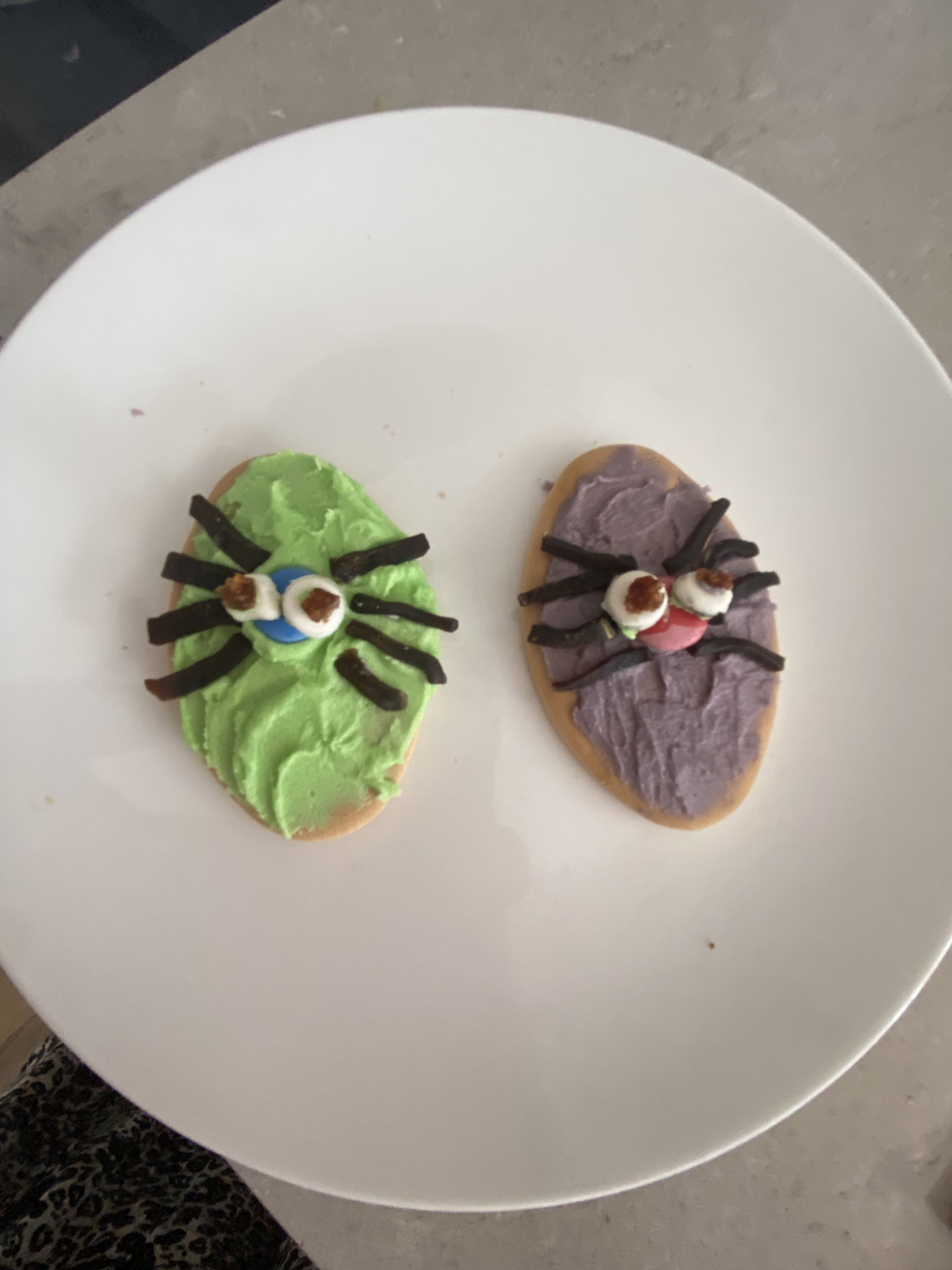 Creepy Spider Biscuits | bunch