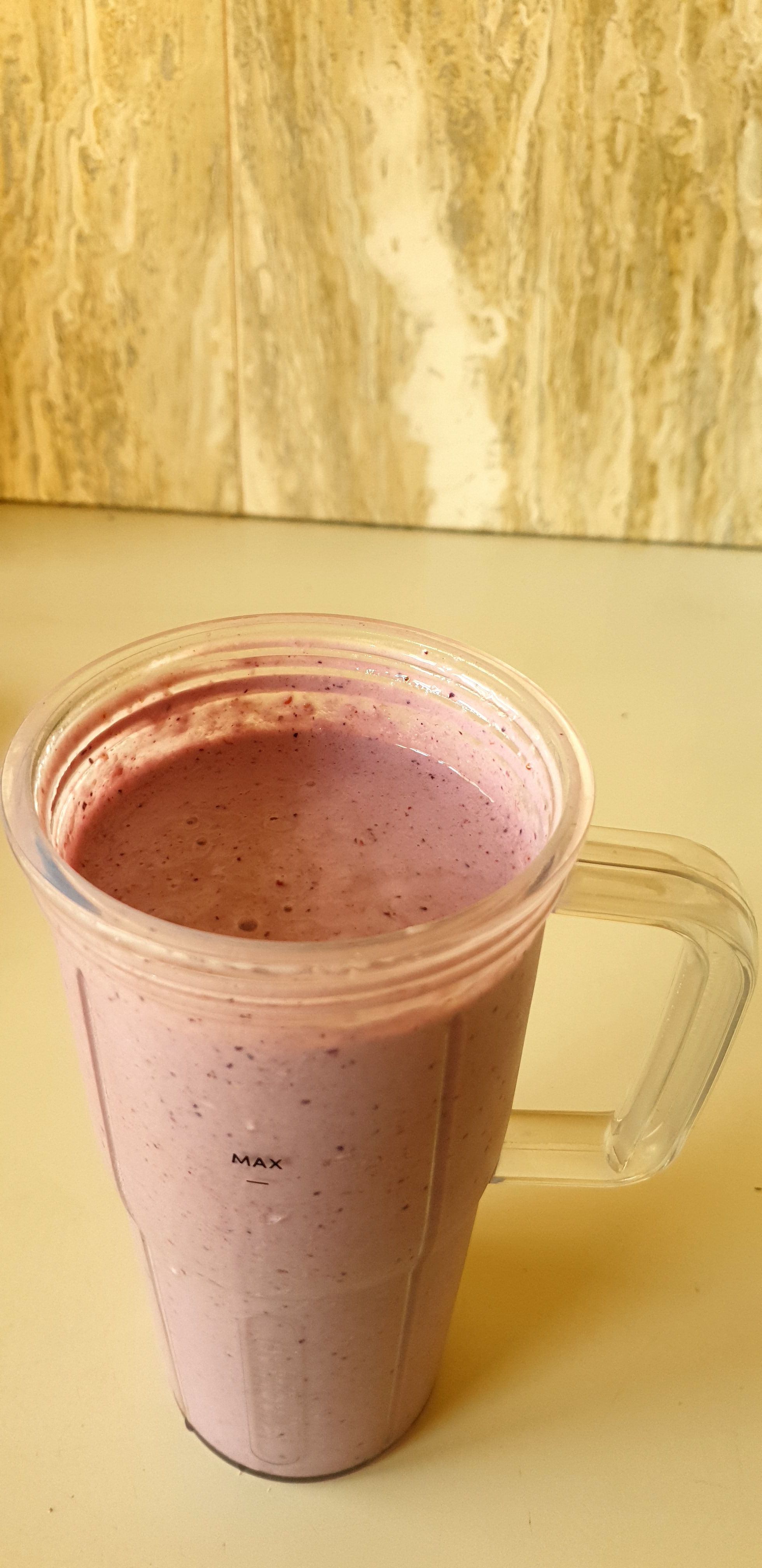Apple and Mixed Berries Smoothie | bunch