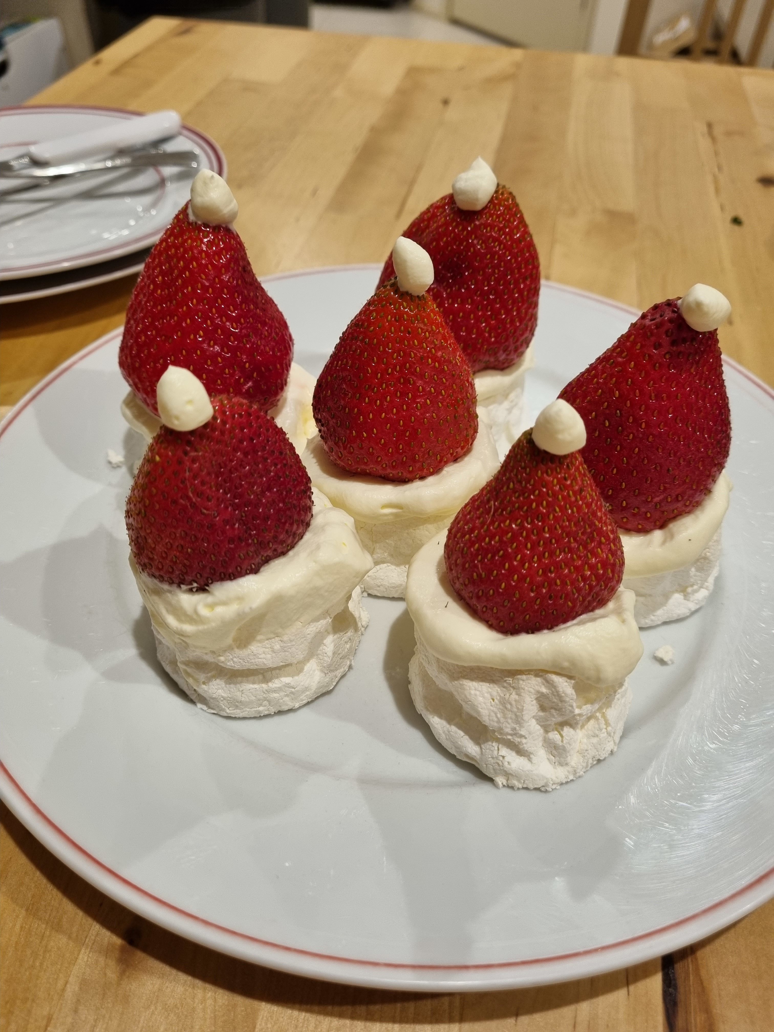 Meringue Strawberry Santa Hats | bunch