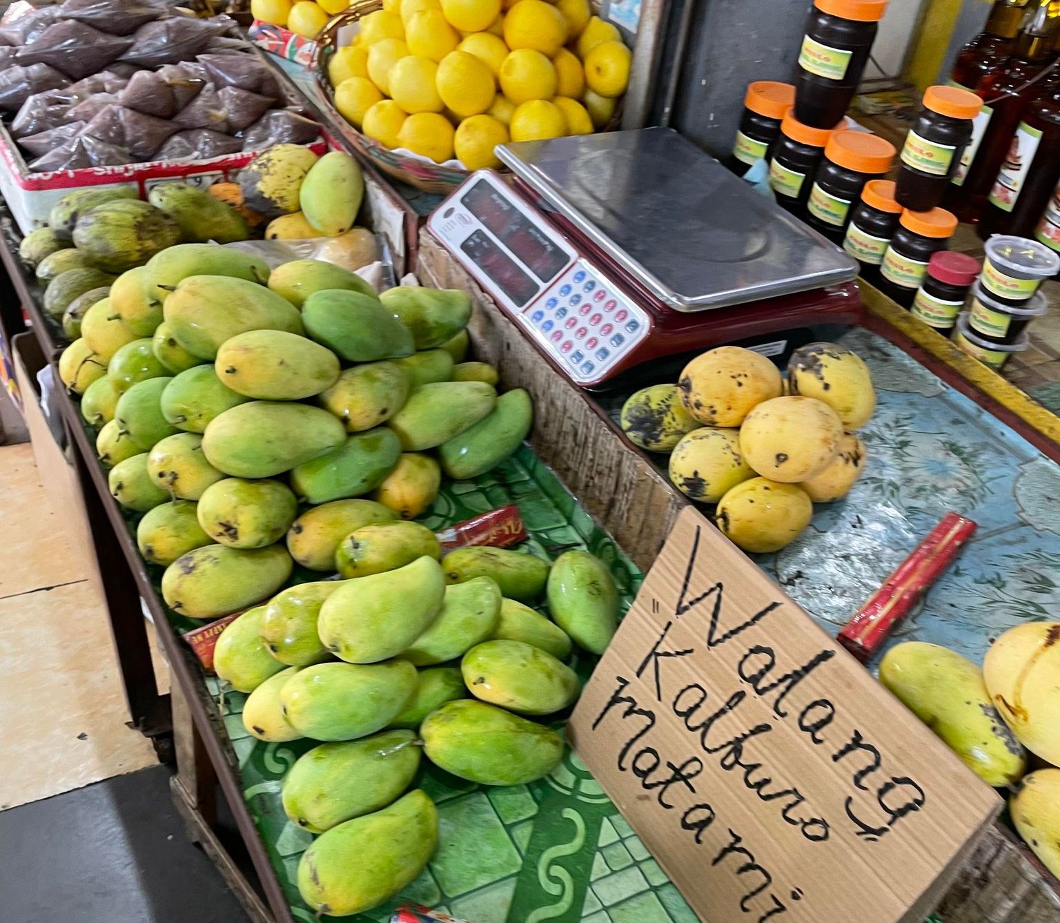 Philippines wet and dry market scene | bunch