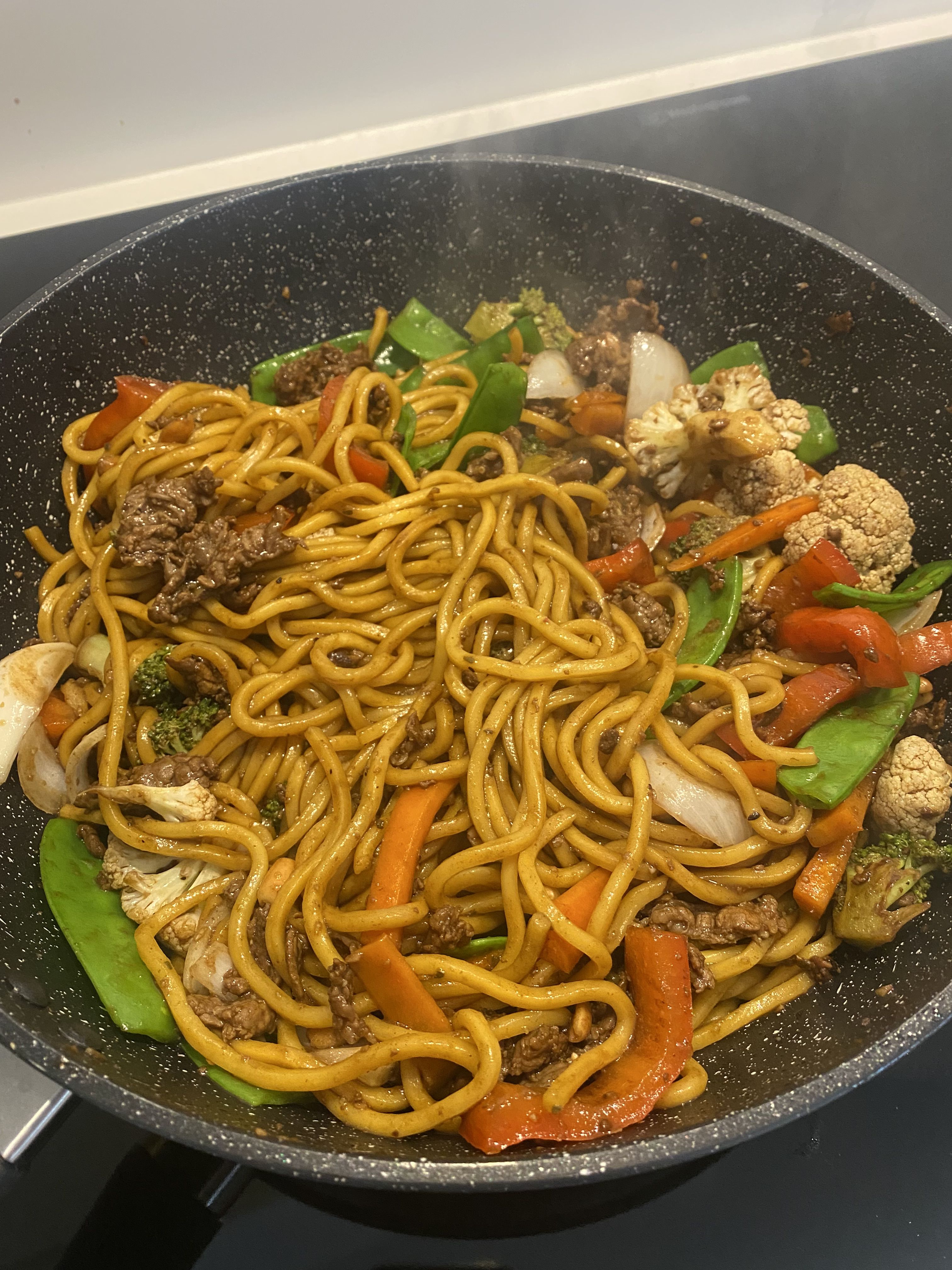 Honey Soy Beef and Vegetable Stir Fry | bunch