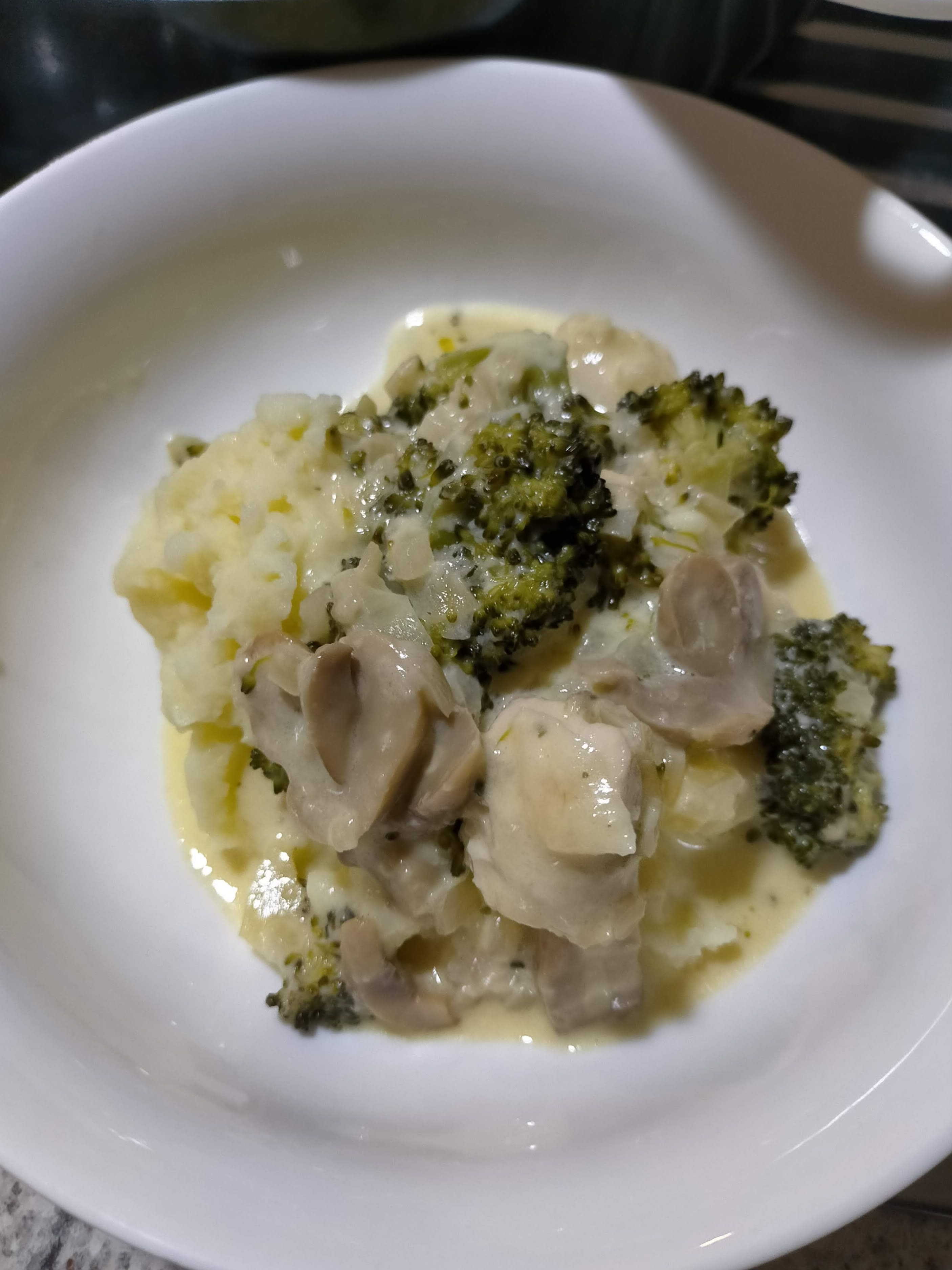 Chicken and Broccoli with Cheesy Sauce | bunch