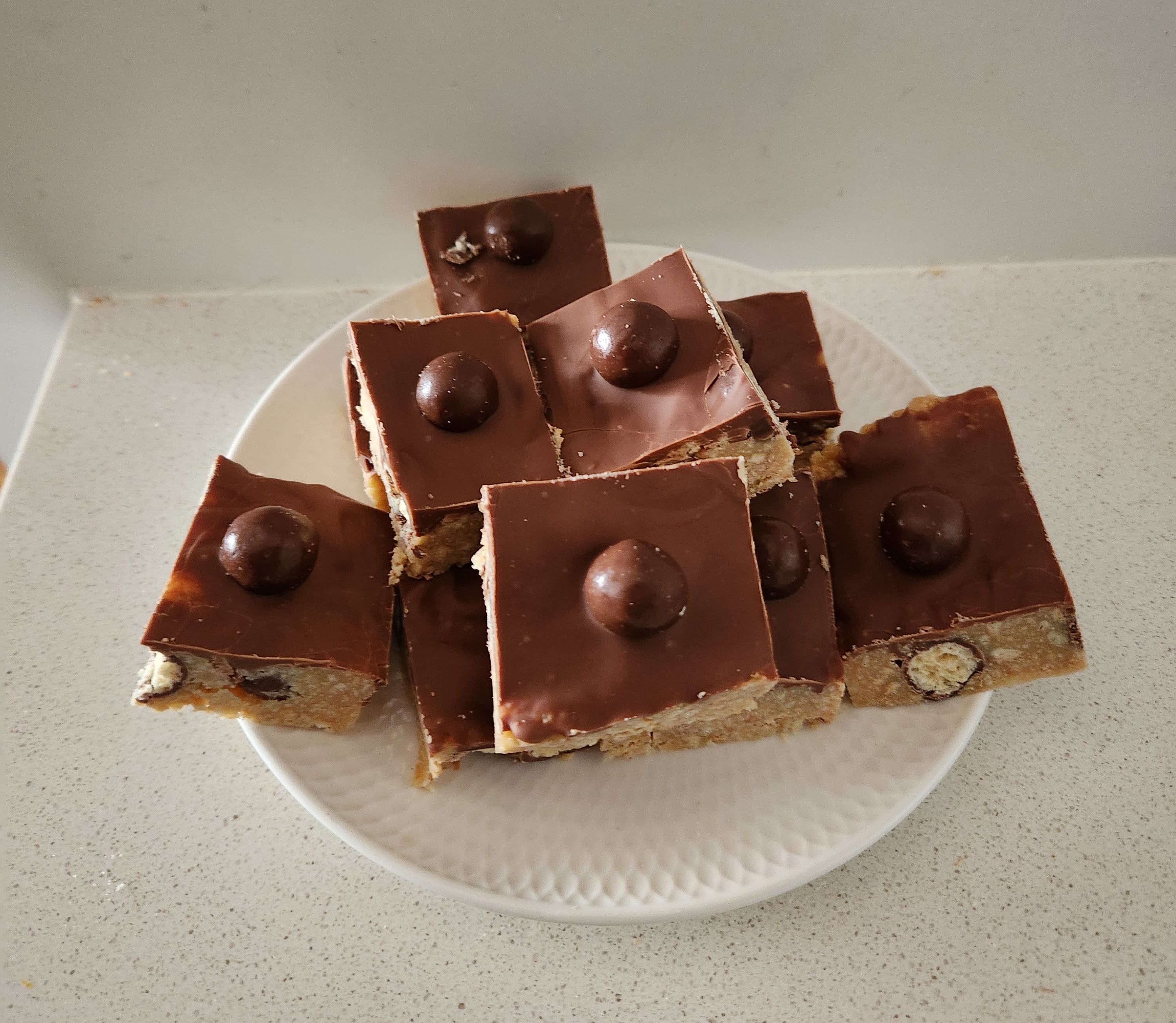 Choc Biscuit Slice | bunch